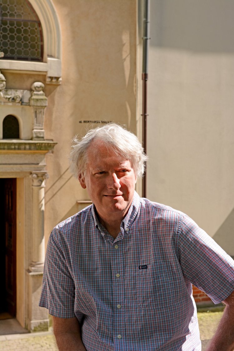 Bio — Steve Yarbrough