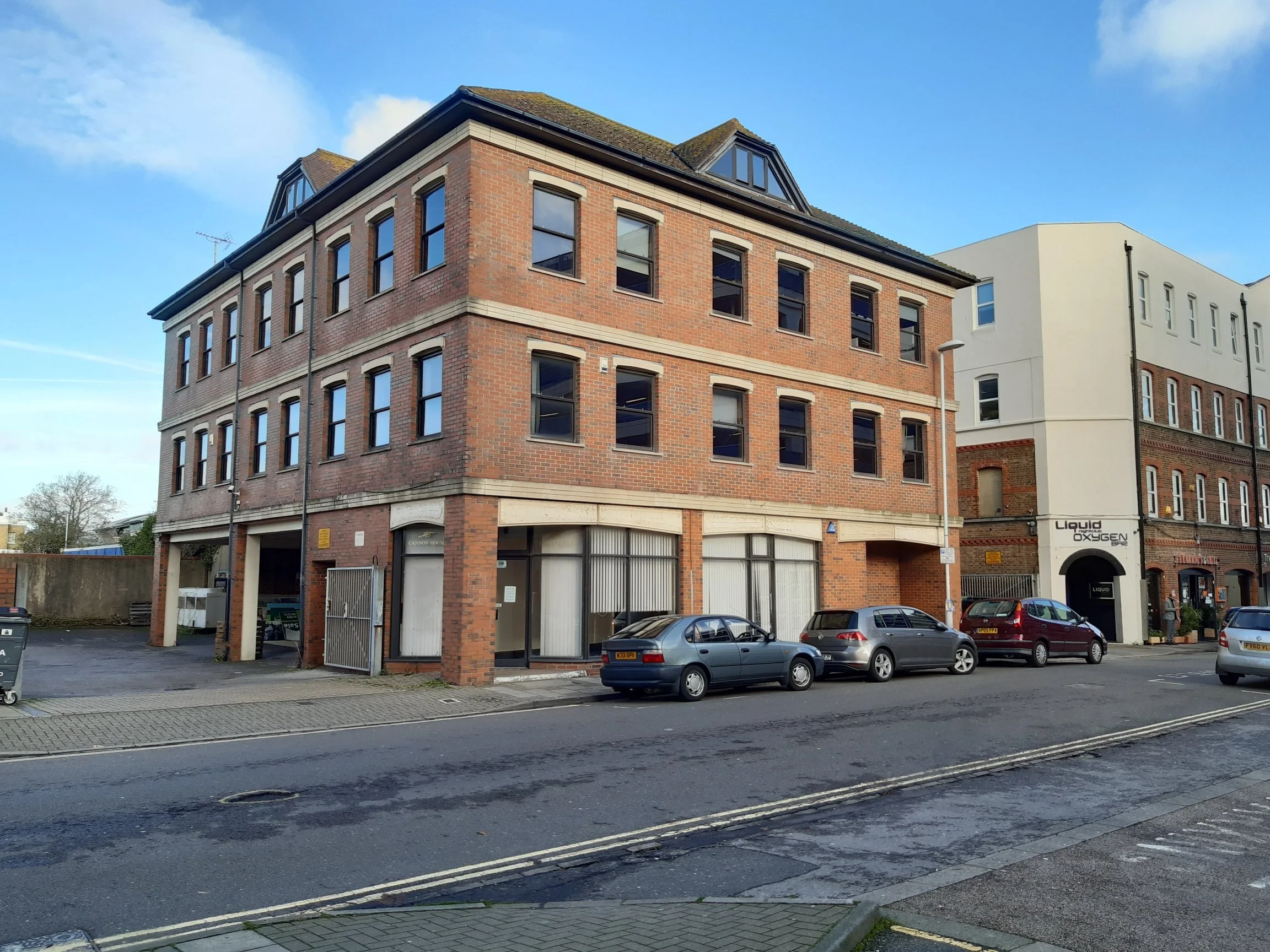 Key Worthing Town Centre office let to HSBC — Flashbulb*