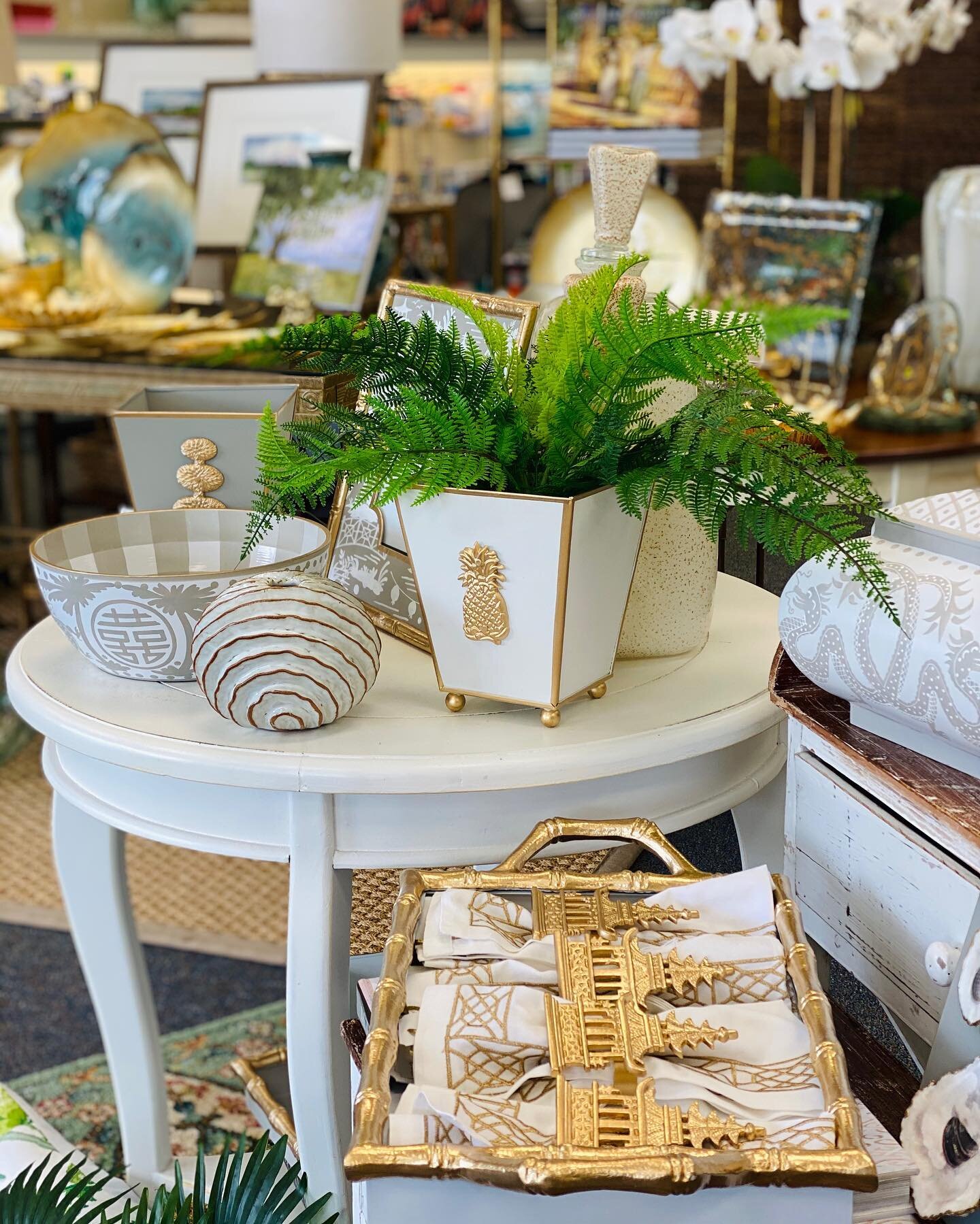 Sara & Beth Gifts and Home | Welcome