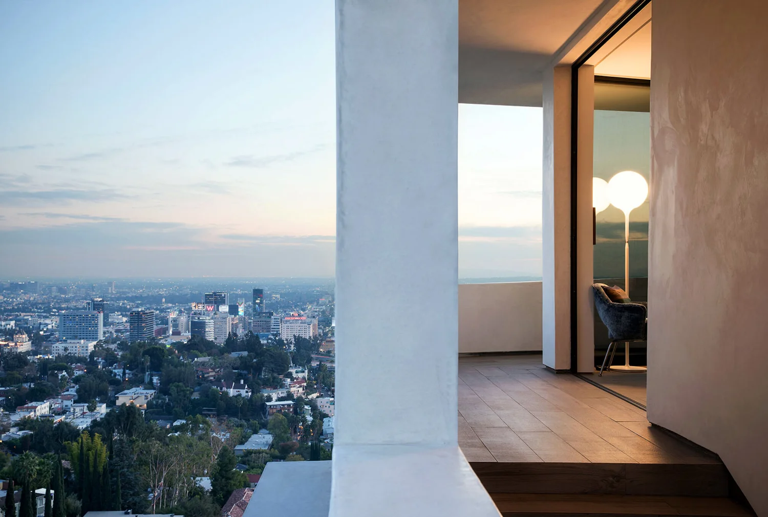 Summit House - Hollywood Hills Modern Mansion Production Location w 360 ...