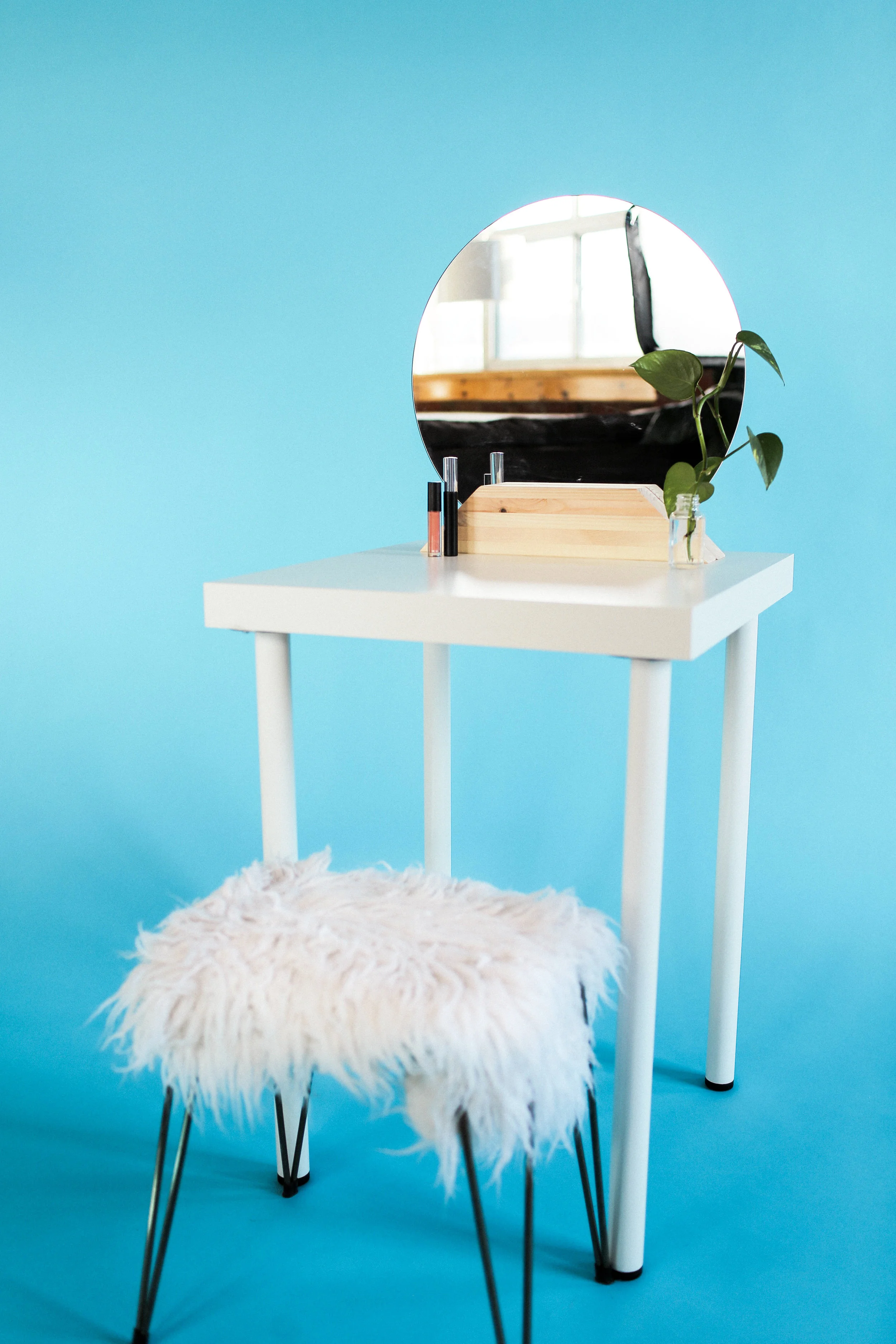 MINIMALIST VANITY UPCYCLE — The Sorry Girls