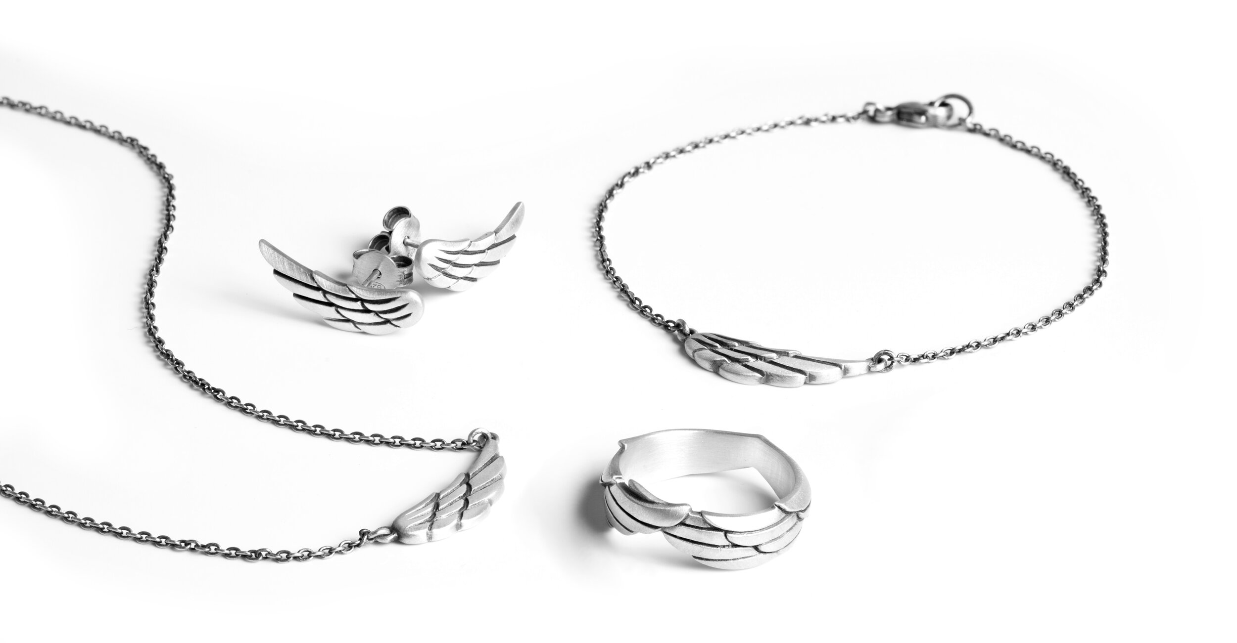 Hoop Wing earrings: rise up on wings like eagles