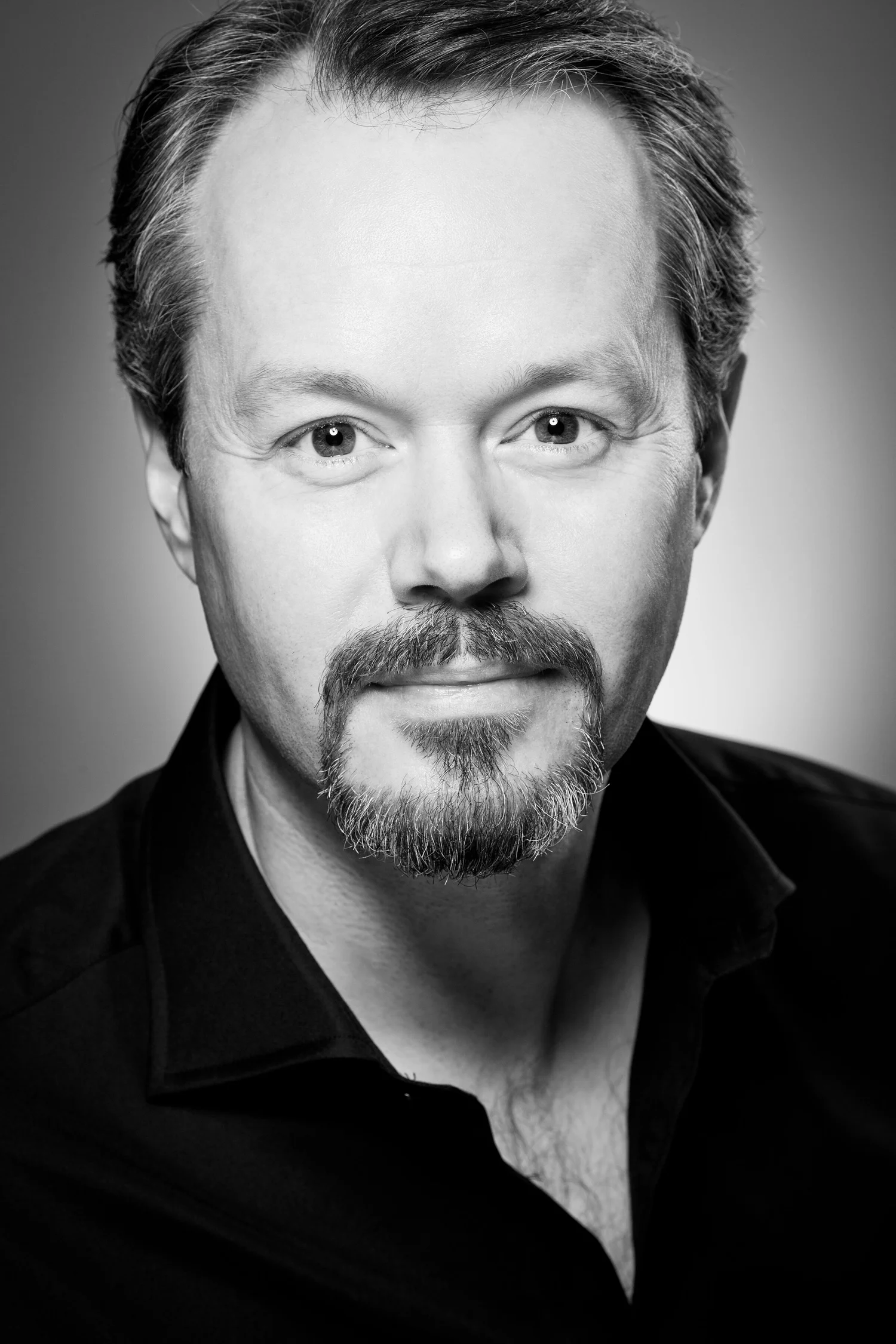 Paul Carey Jones receives high praise for the world premiere of the ...