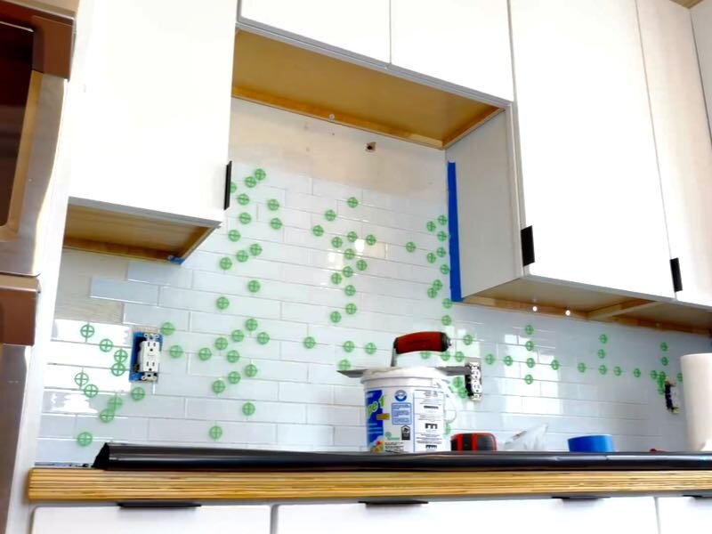 How To Install Subway Tile 🛠 Installing TILE BACKSPLASH for the FIRST ...