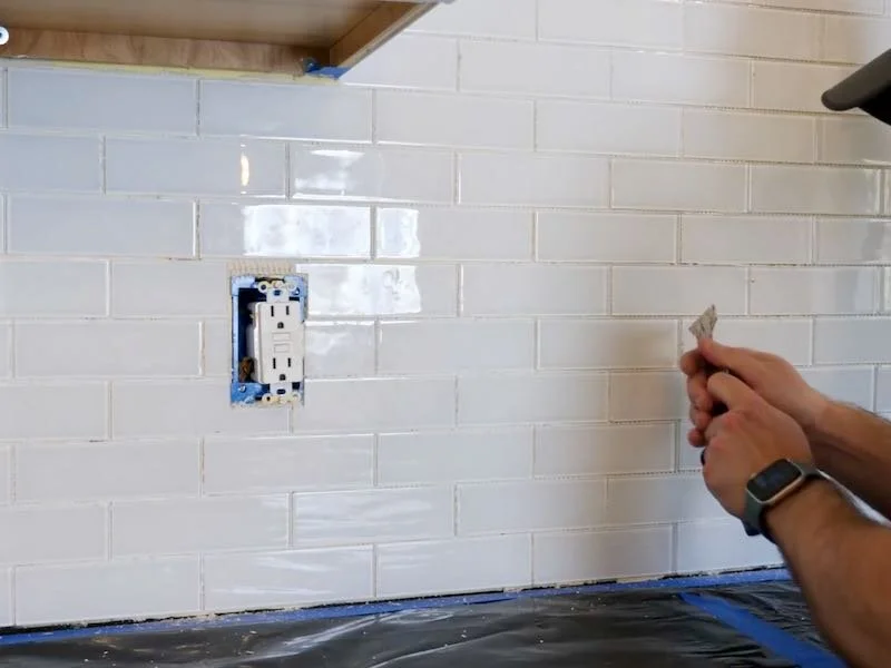 How To Install Subway Tile 🛠 Installing TILE BACKSPLASH for the FIRST ...