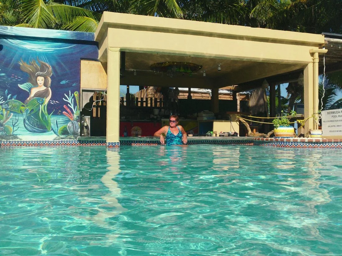 Belize Beach Bar with Ocean Views Ambergris Caye — Belize It Vacation ...