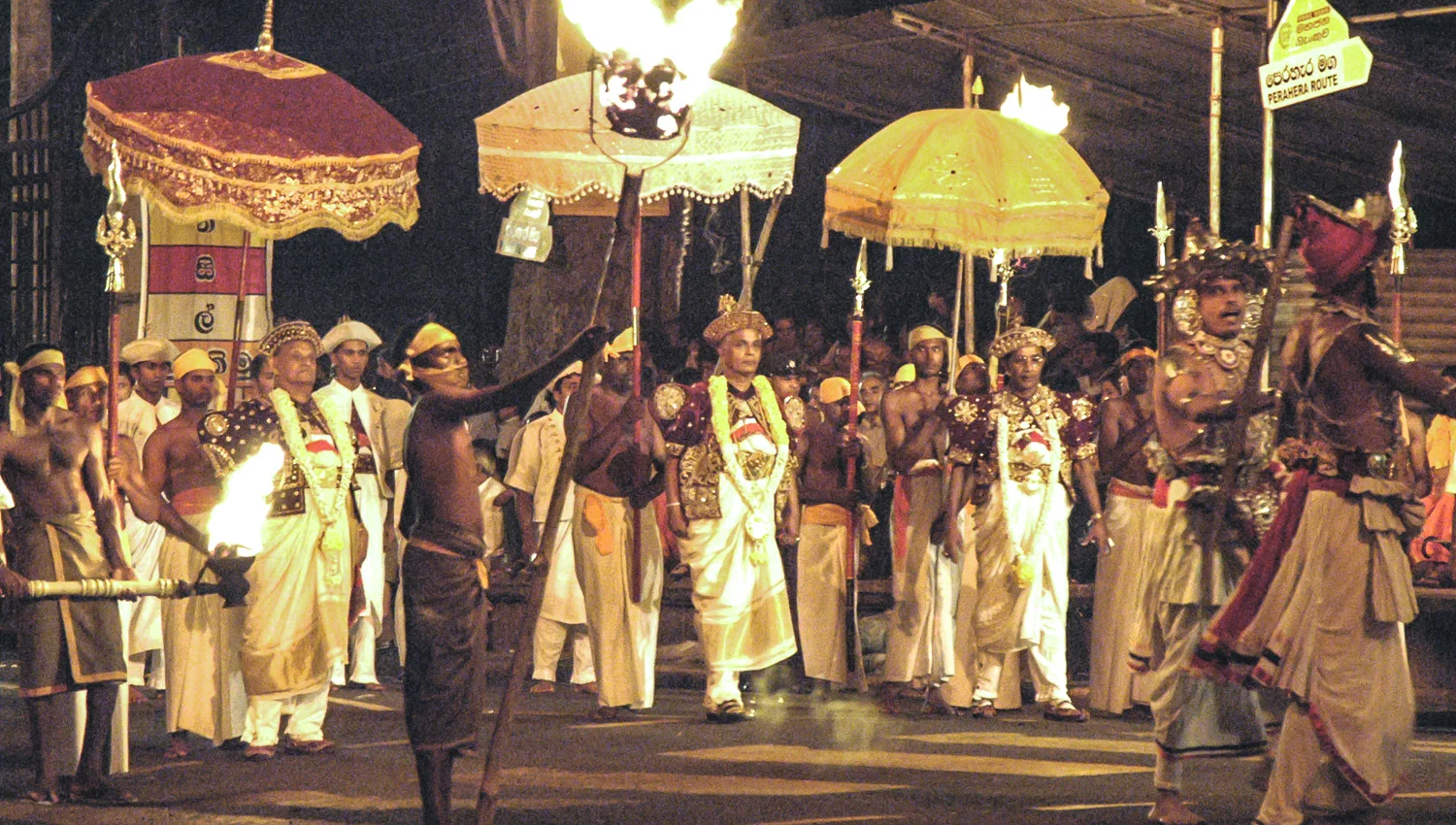 Kandy's Spectacular Esala Perahera — xyzAsia