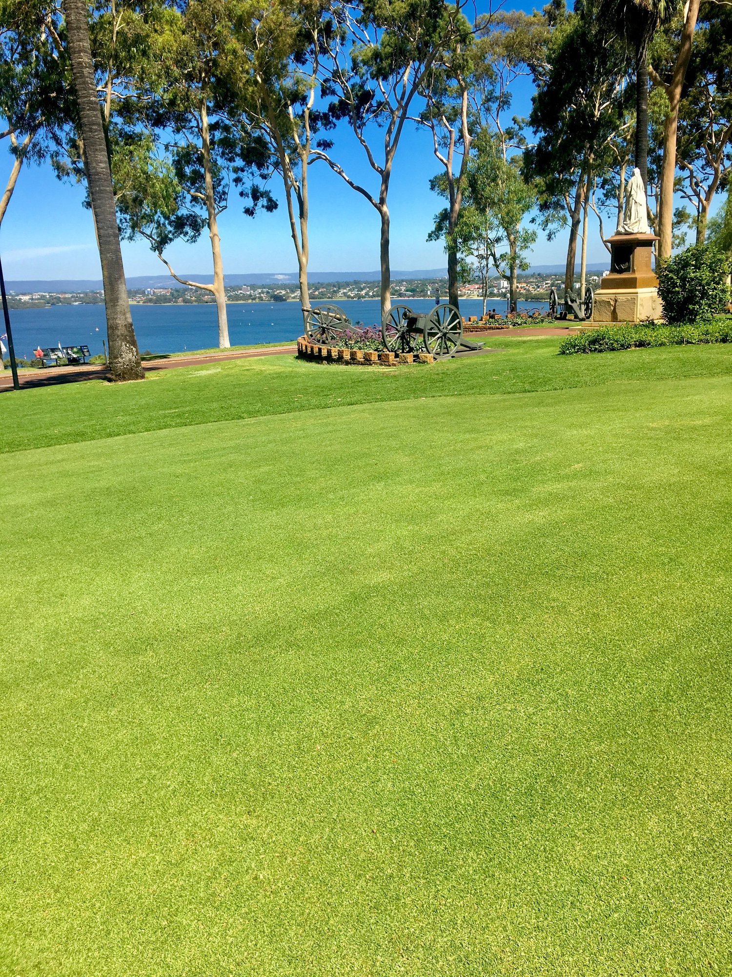 Perth Turf Supplier | Roll on Grass | Turf Farm | Roll on Lawn
