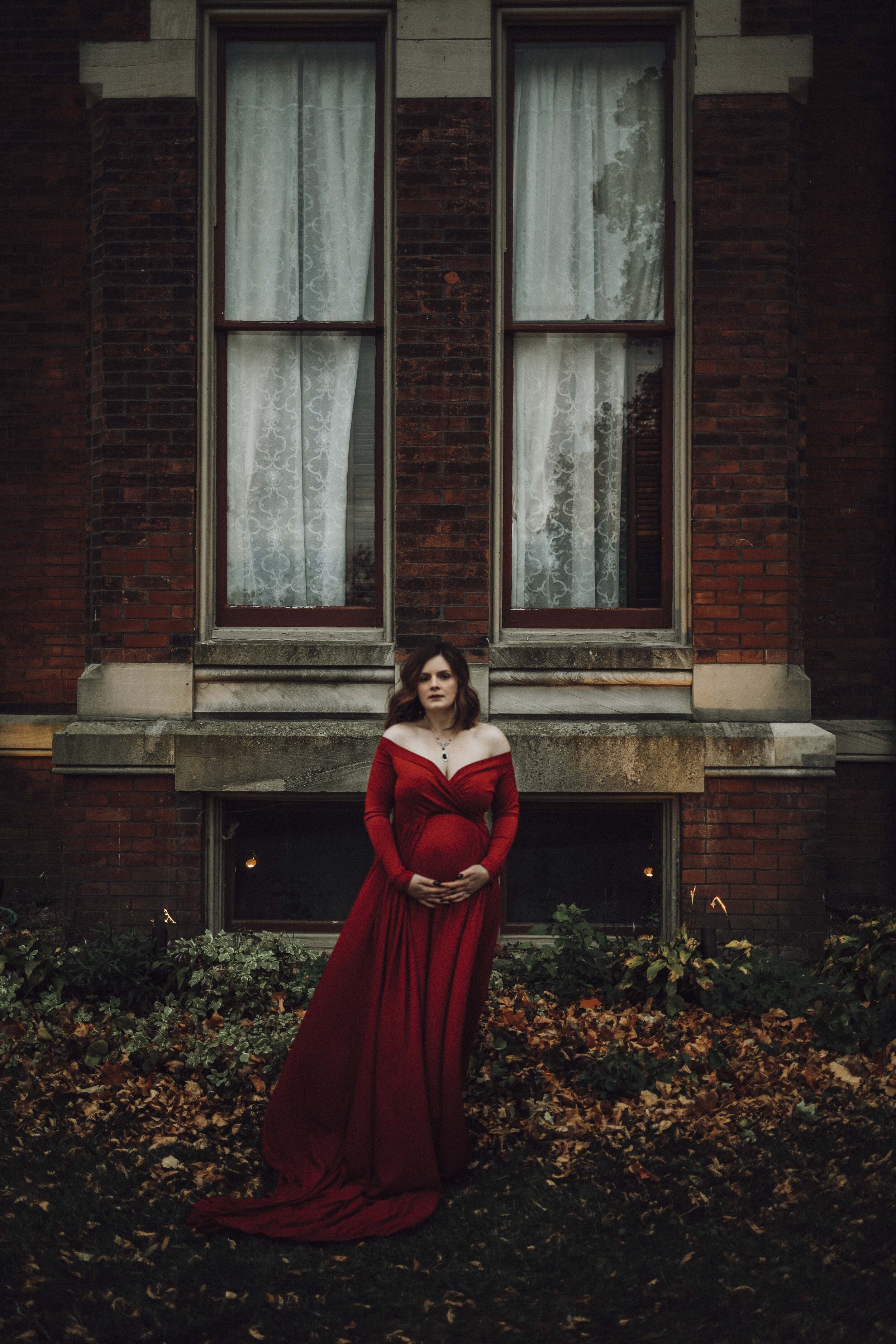 Lifestyle | A Gothic Maternity Session at a Haunted Mansion — Juliana ...