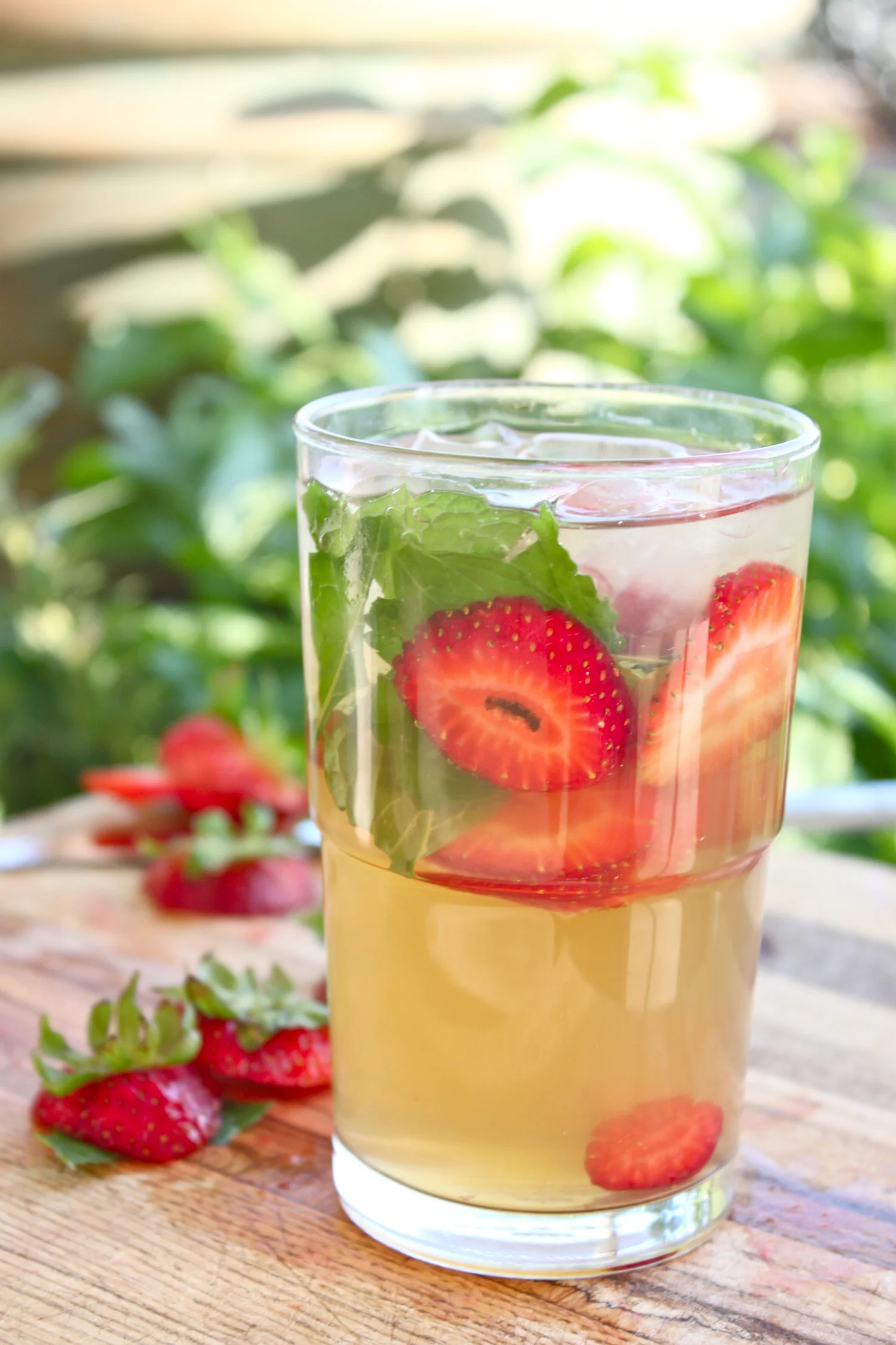 Strawberry Mint Iced Green Tea — The Diva Dish