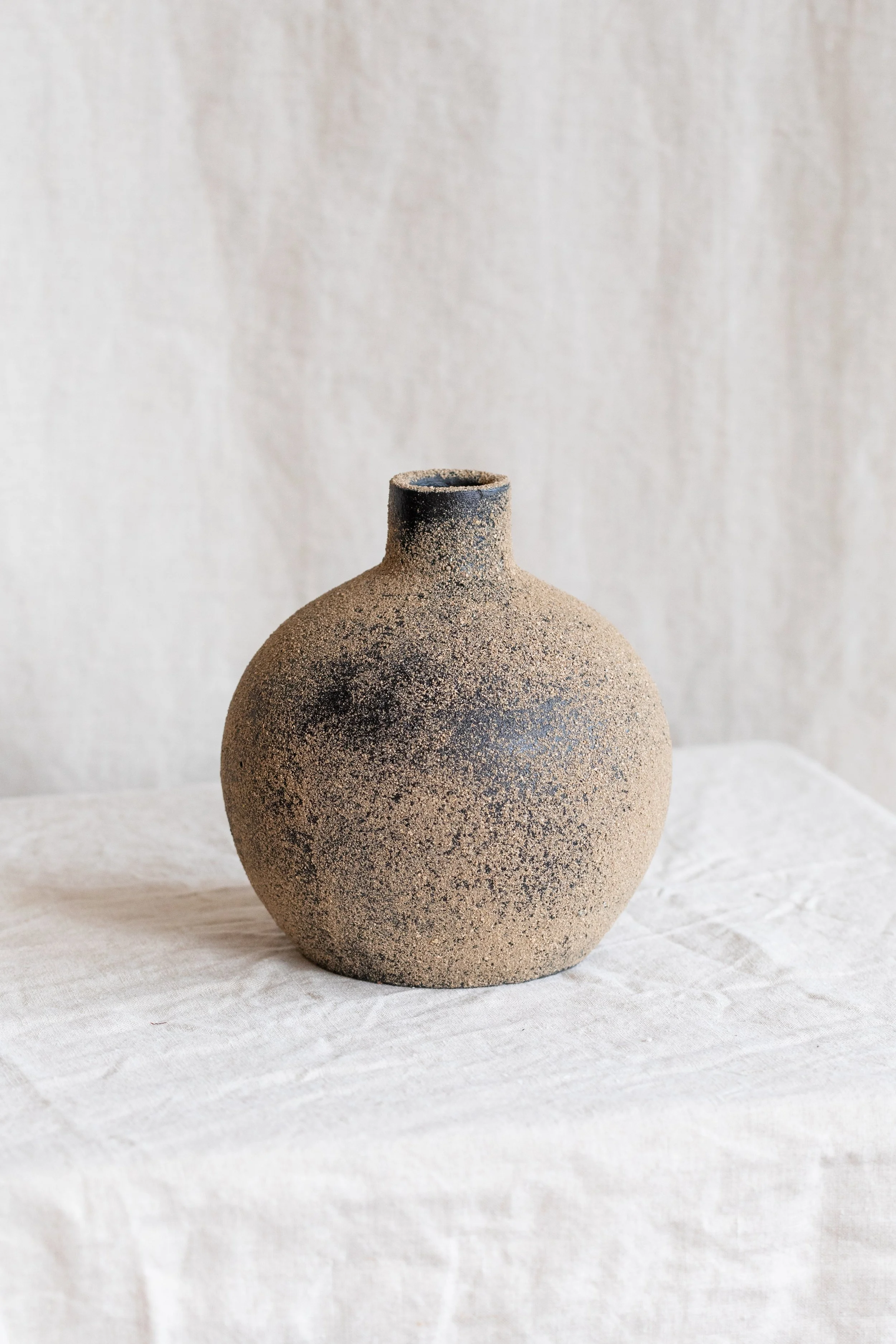 Apple Vase in Rustic Umber | Jitana — Hoppe Shoppe