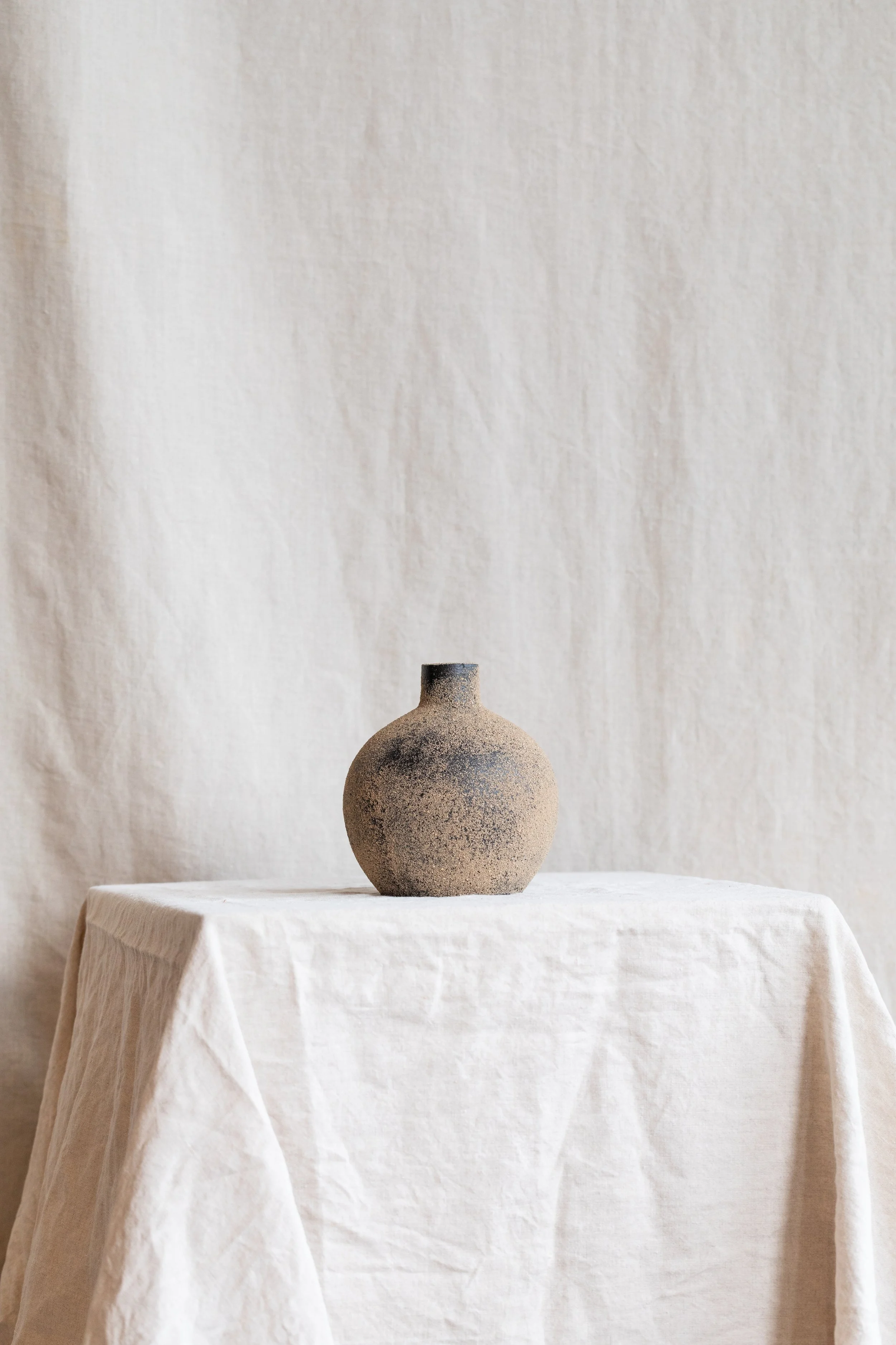 Apple Vase in Rustic Umber | Jitana — Hoppe Shoppe