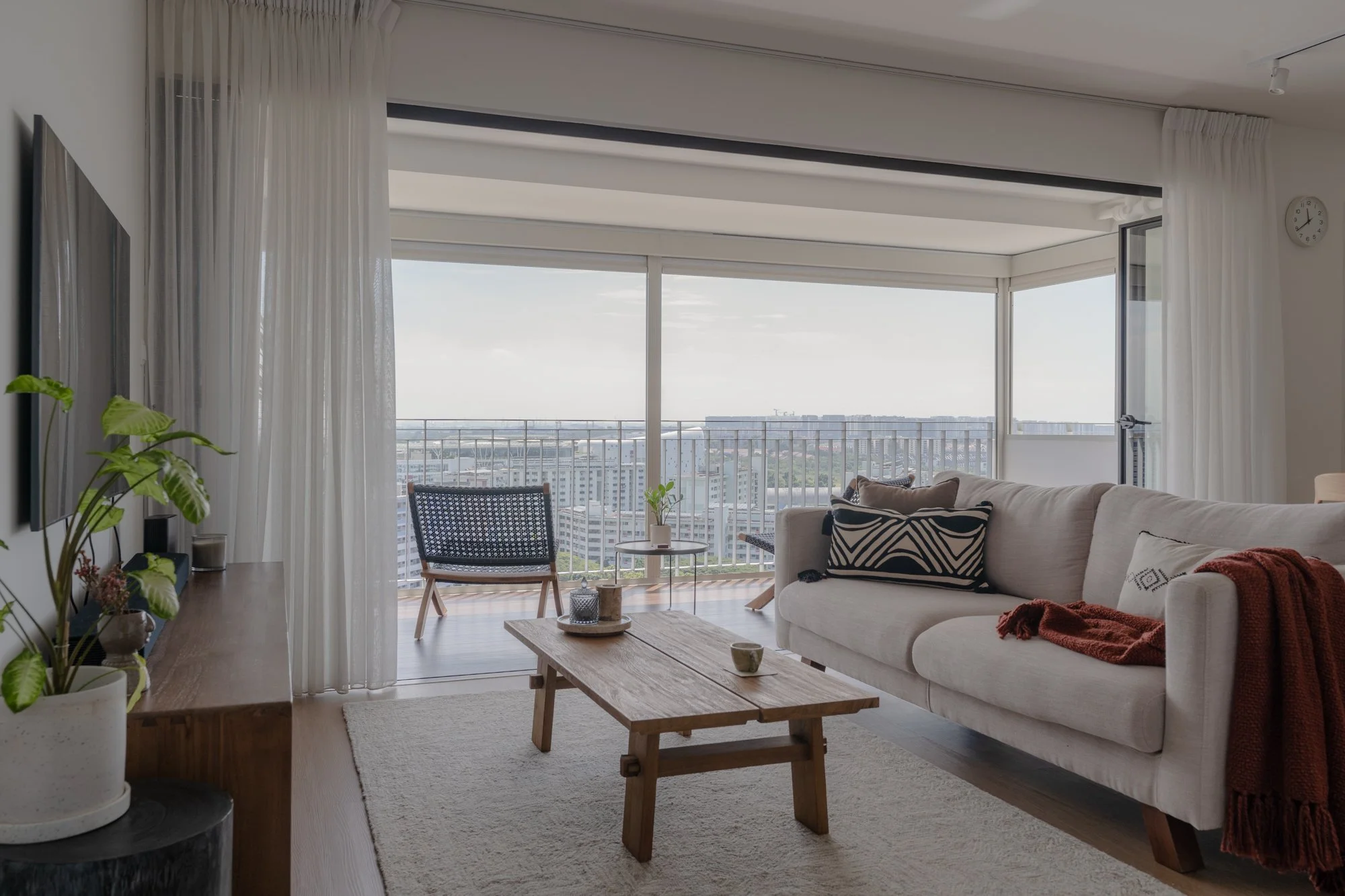 COSY FARMHOUSE WITH AN ARCHED READING NOOK — BuildBuilt