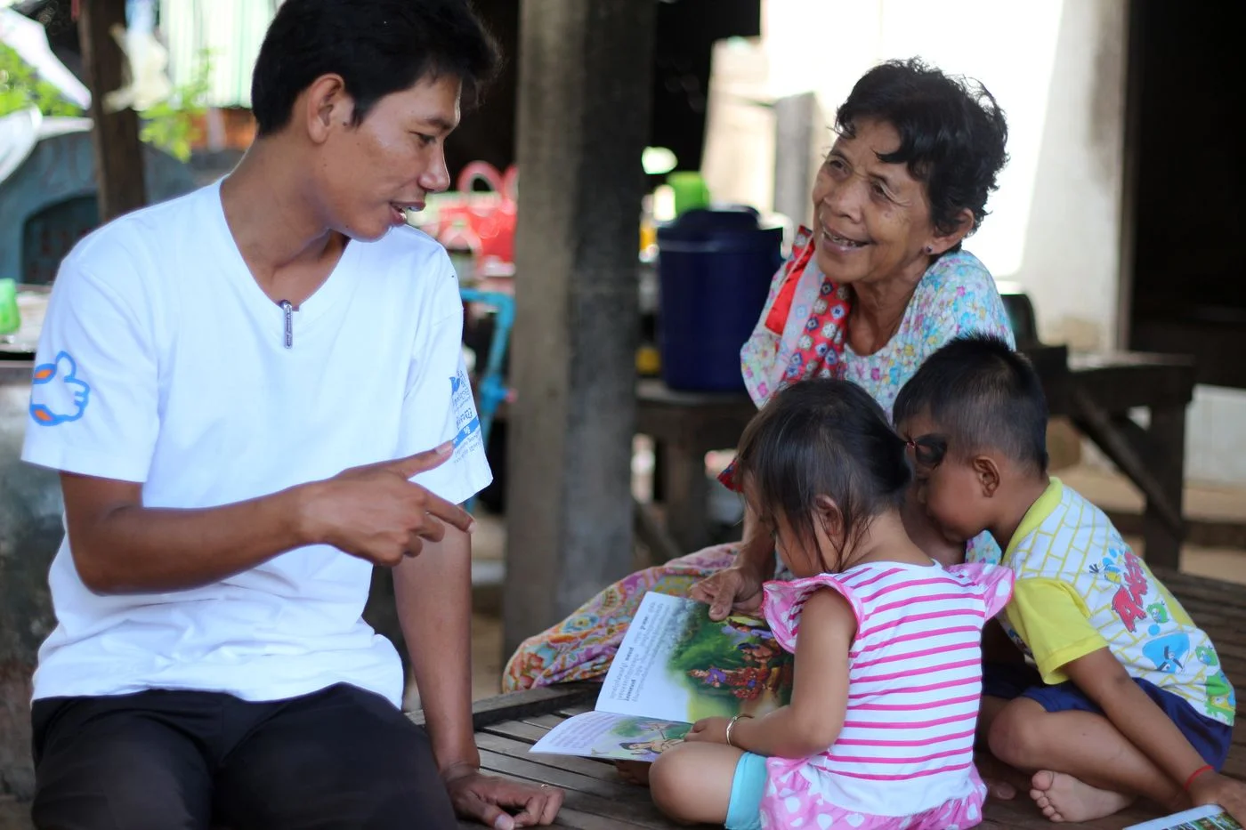 When Children Sell: Ethical Tips for Travelers — Traverse Journeys ...