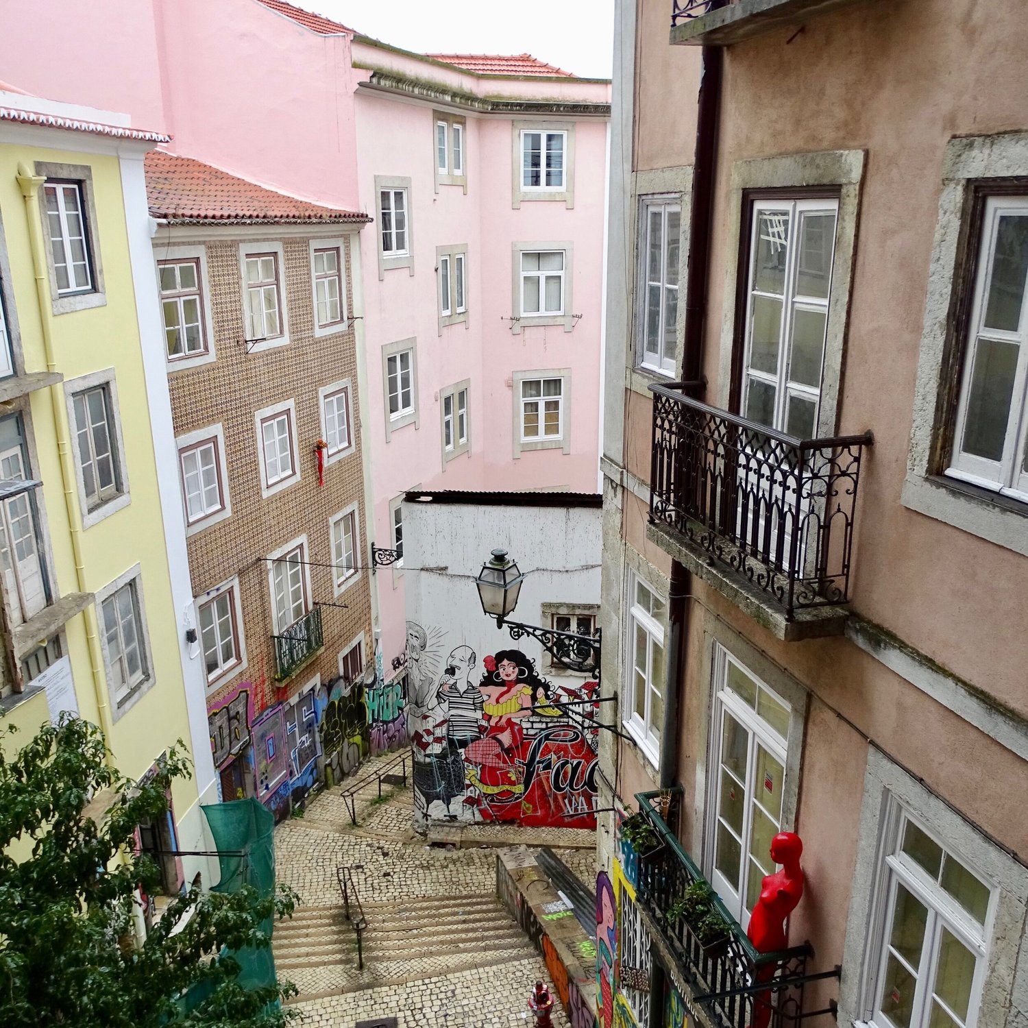 A Guide to the Lisbon Graffiti and Street Art Culture — Traverse ...