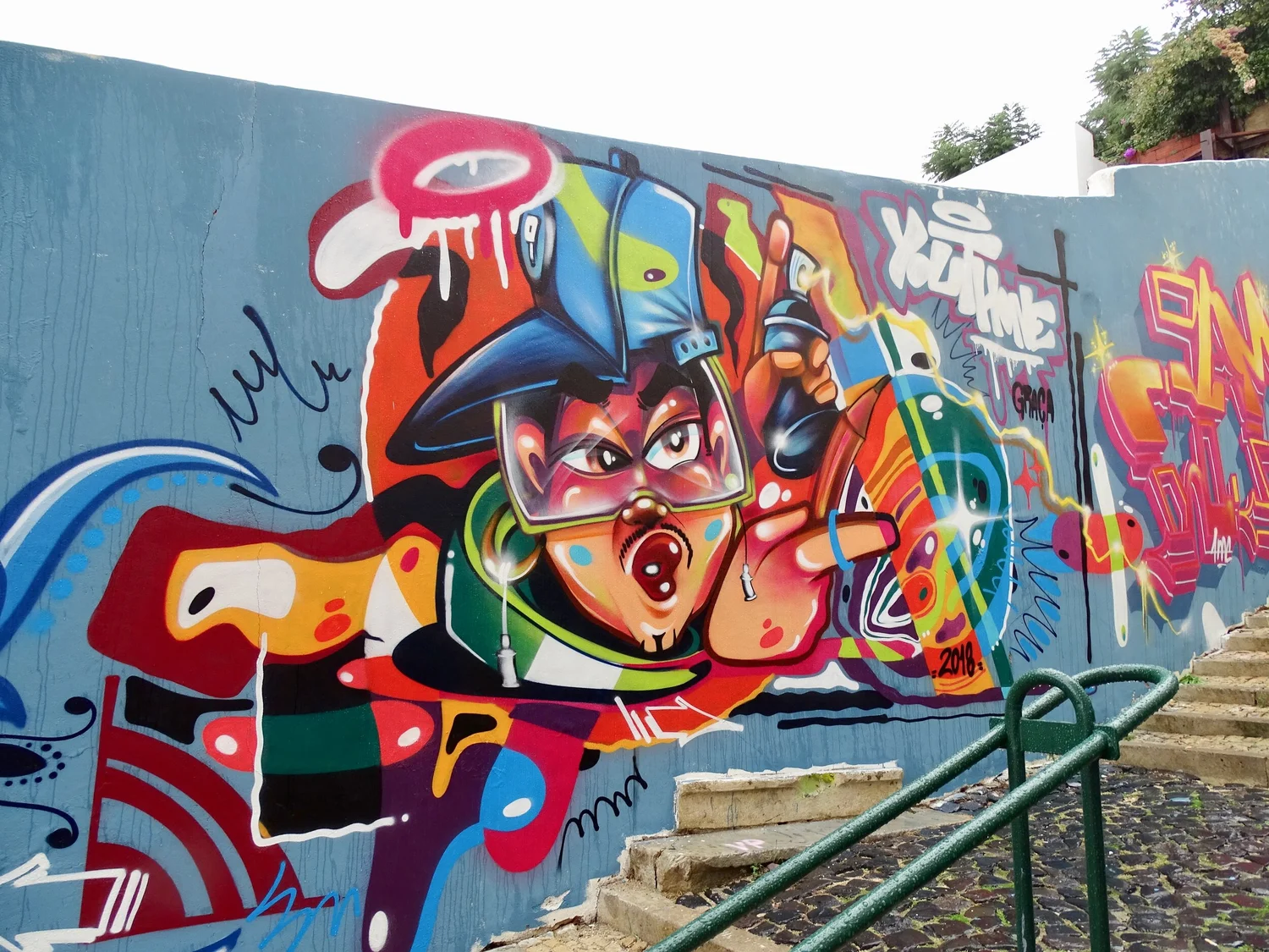 A Guide to the Lisbon Graffiti and Street Art Culture — Traverse ...
