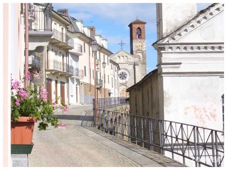 MURAZZANO — Welcome Langhe Roero