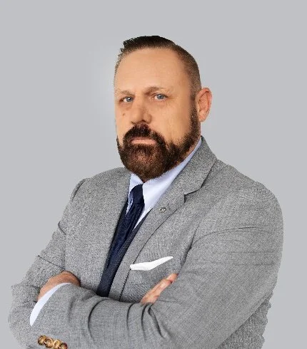 Rob Mcrae Bio — Strength Capital