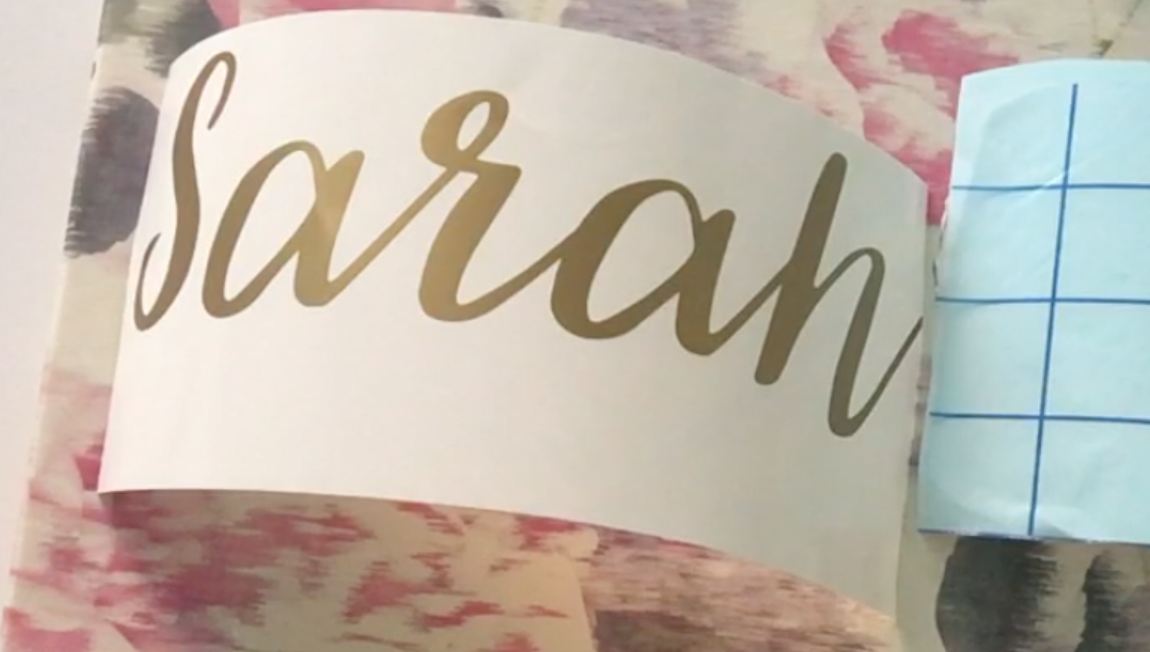 How To Apply a Vinyl Gift Box Sticker — The DIY Bride's Boutique