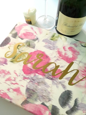 How To Apply a Vinyl Gift Box Sticker — The DIY Bride's Boutique