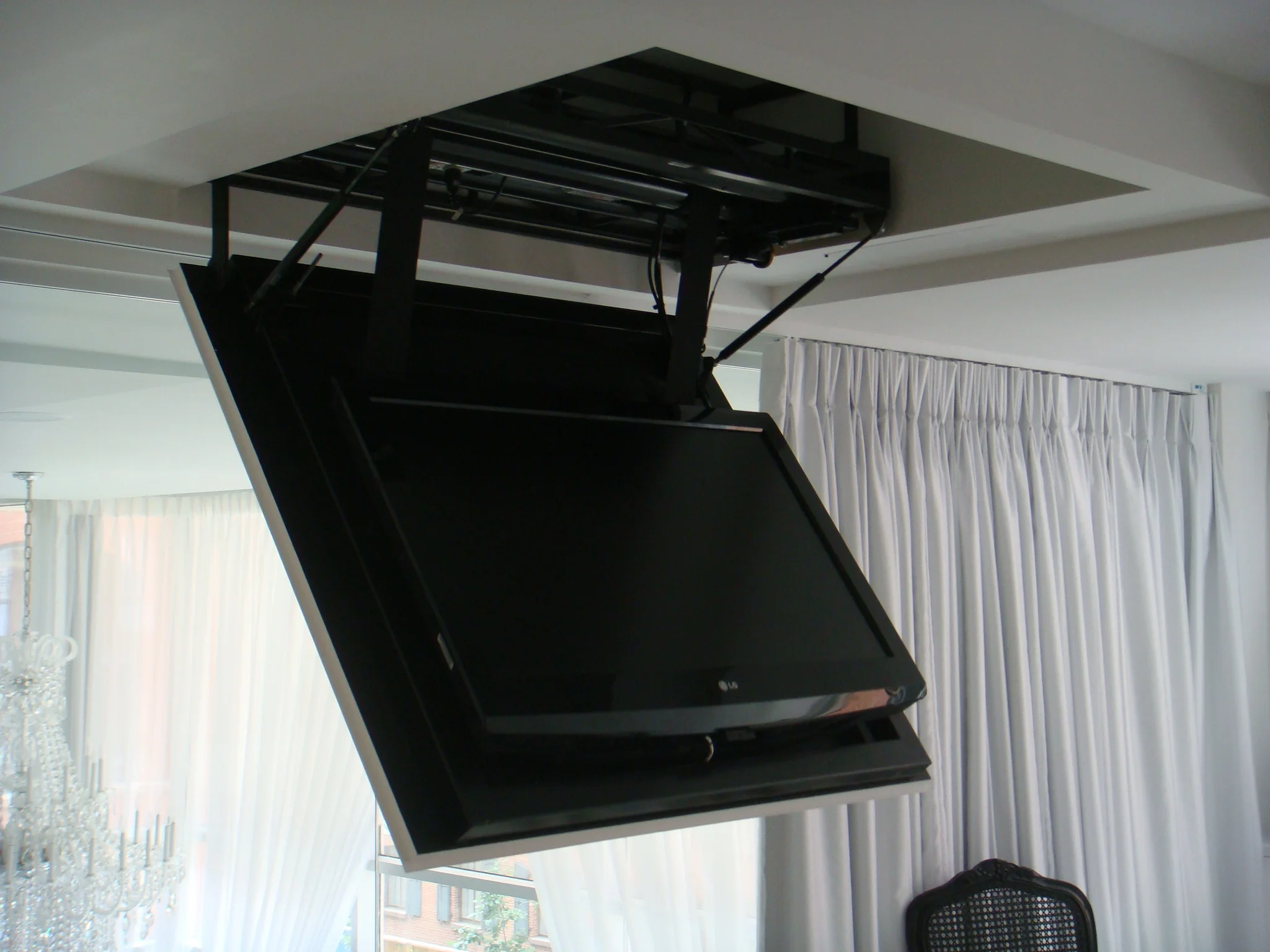 HIDDEN TV — Izabela E. Toma