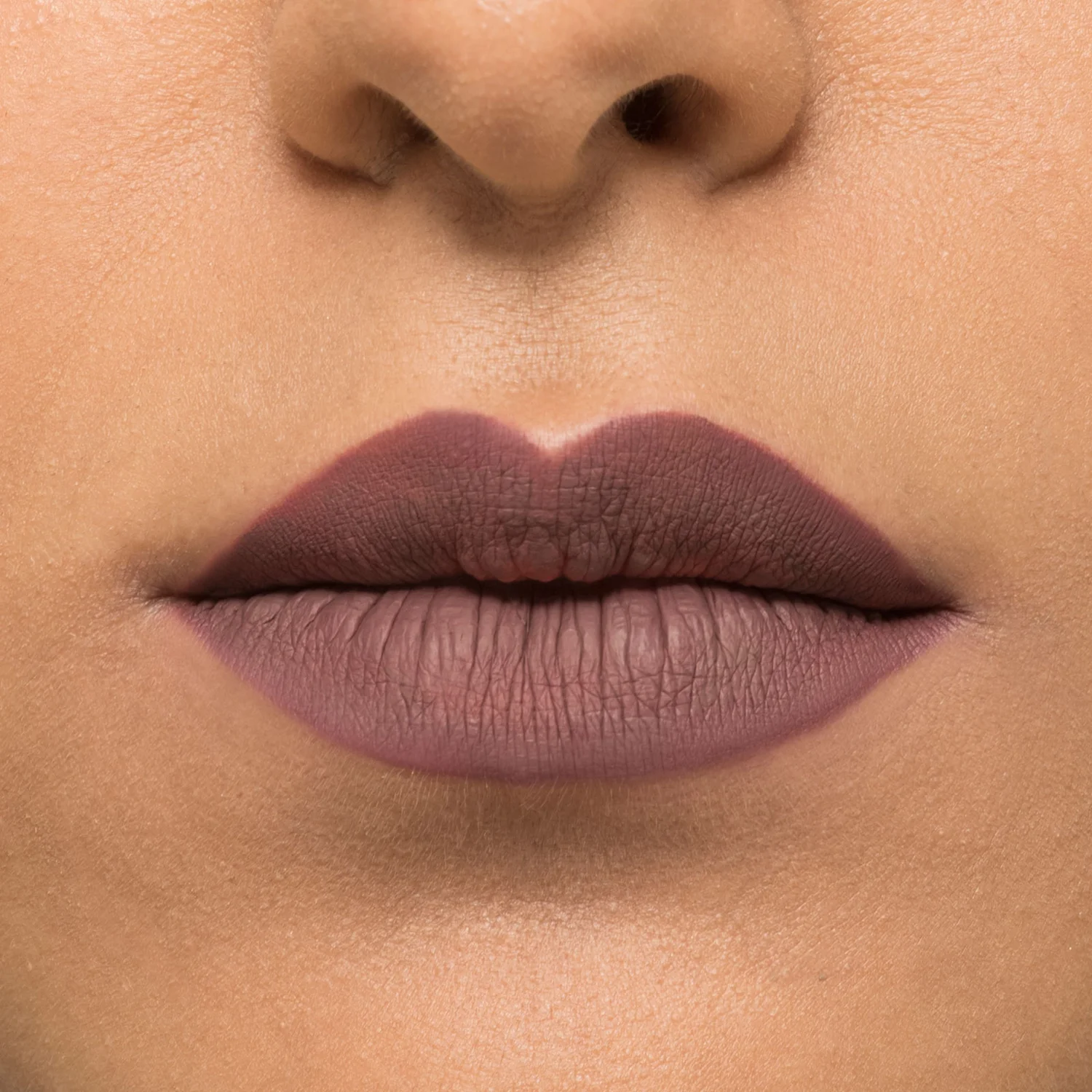 Barra de labios fluida mate "The Lipstick GIPSY" - NEE MAKE UP MILANO