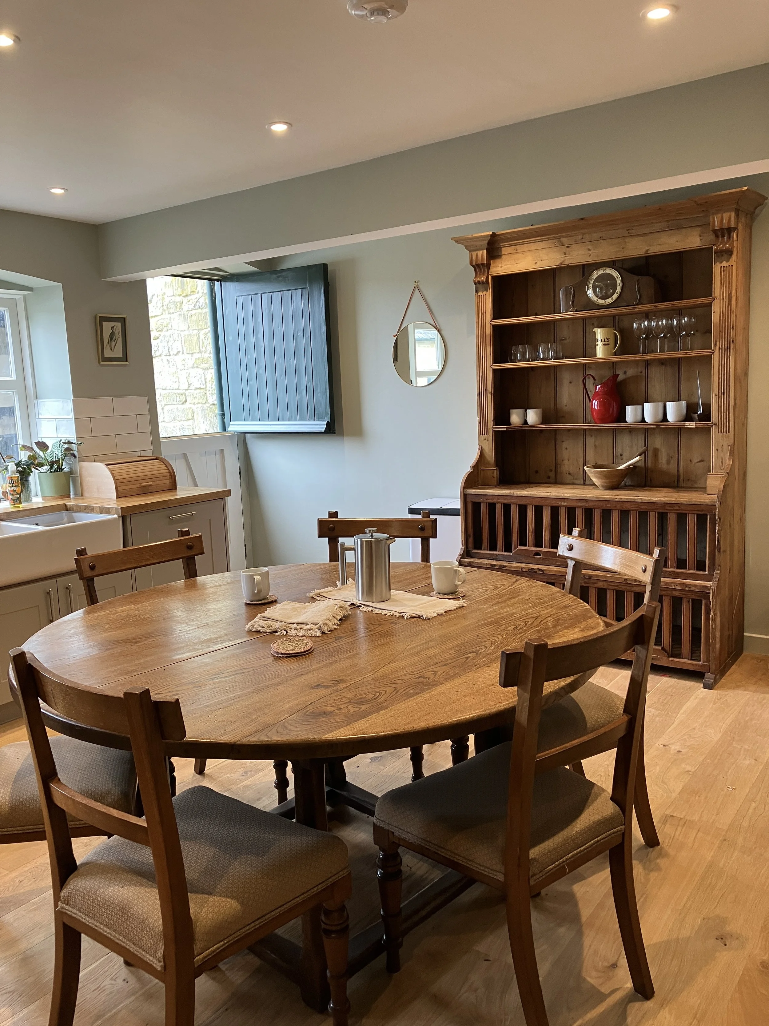 Manor Farm Teffont/dog friendly holiday accommodation