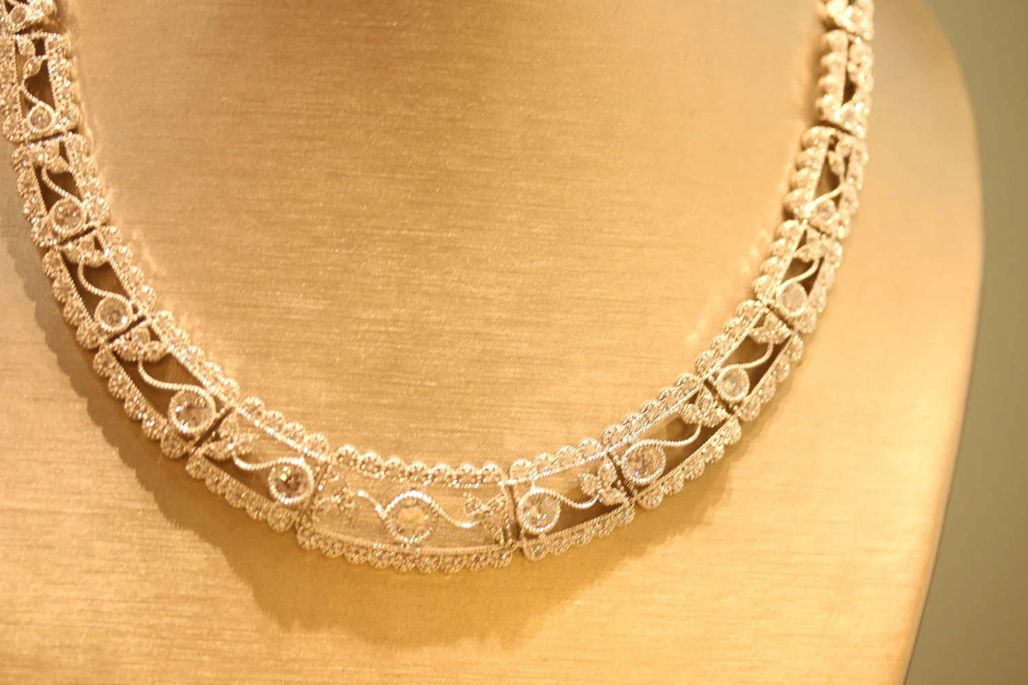 Vogue Jewellers Wedding Gold Necklace Designs
