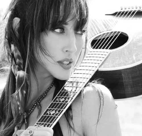 INTERVIEW: Patricia Vonne — Music Musings & Such