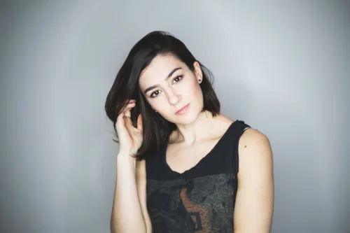 INTERVIEW: Hannah Trigwell — Music Musings & Such