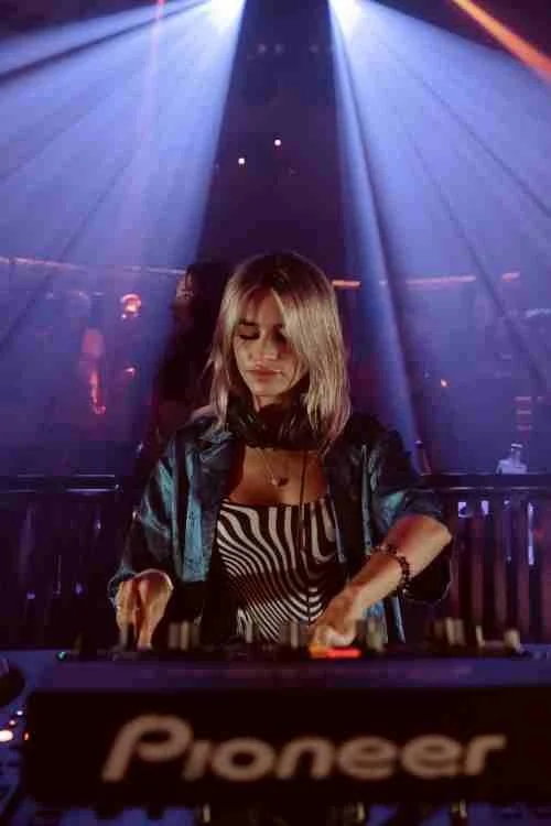 FEATURE: Saluting the Queens: Layla Benitez — Music Musings & Such