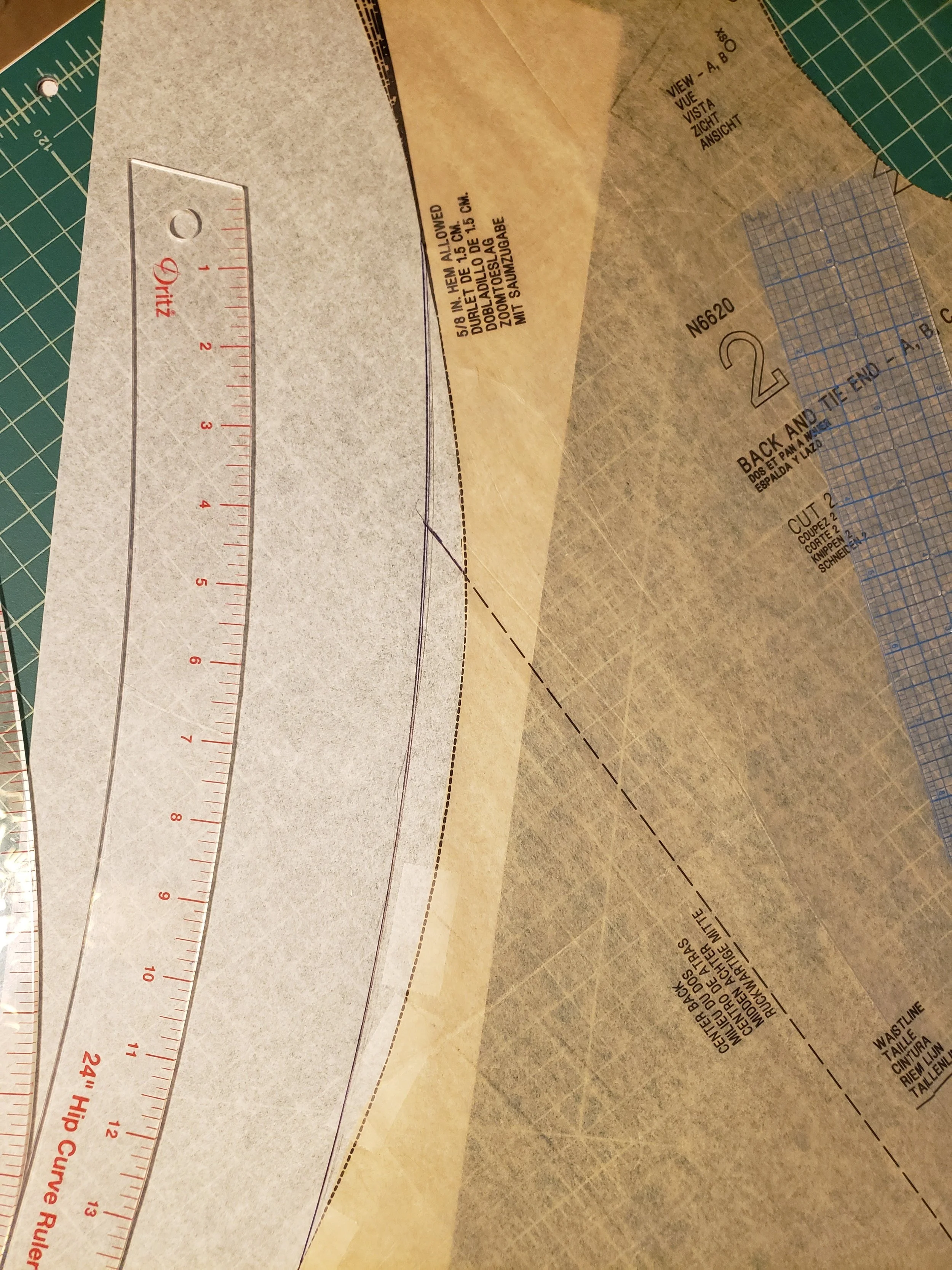 Geometric Wrap Top: New Look 6620 — strictstitchery