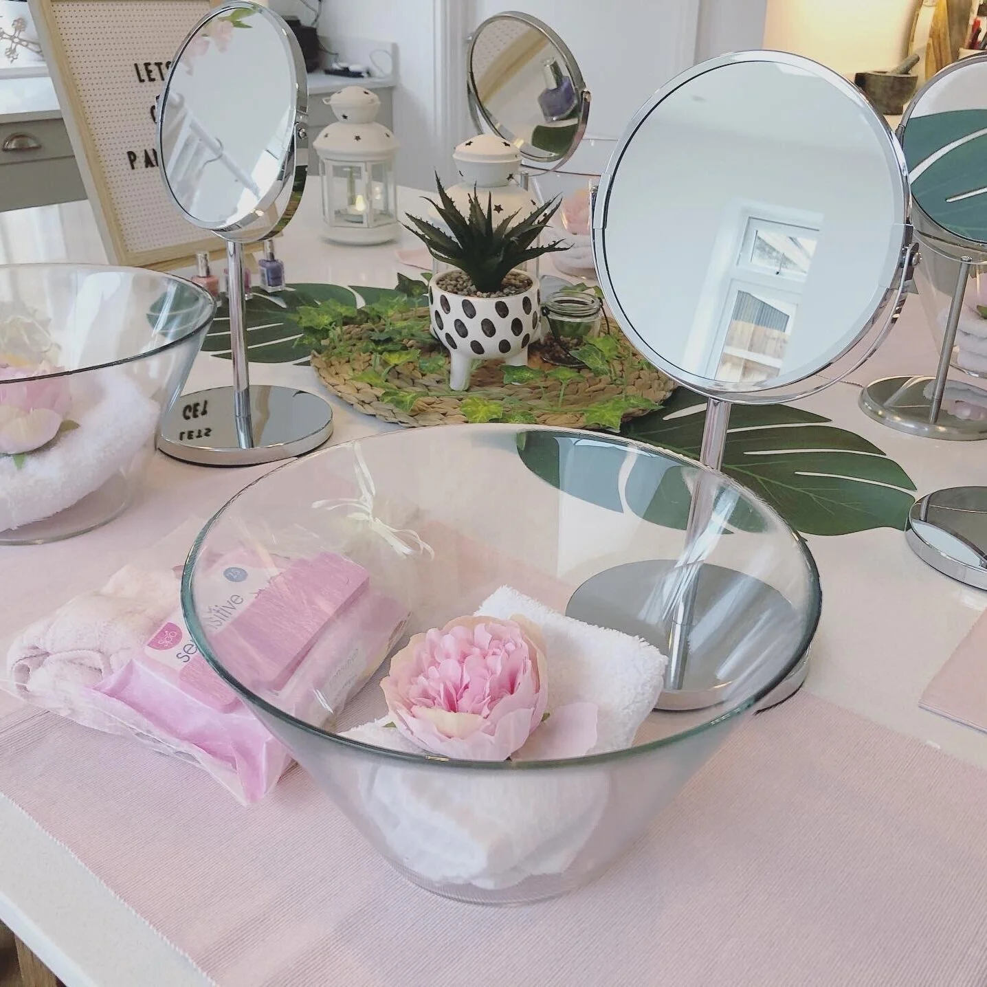 Party Extras - pamper packages, sweet stand hire, balloon garlands ...