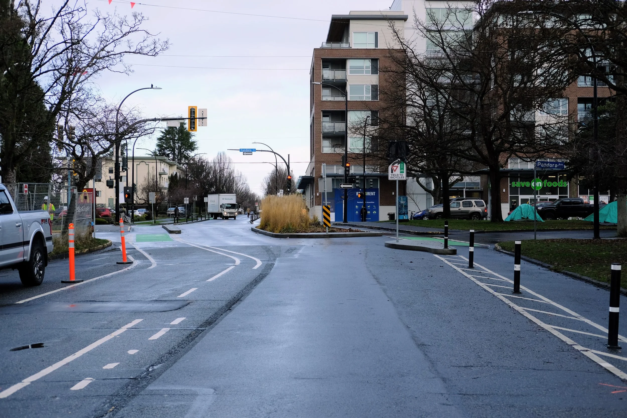 Why Traffic Chicanes are Better than Speed Humps — Sidewalking Victoria