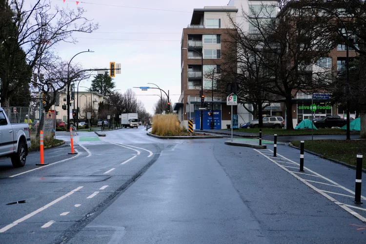 Why Traffic Chicanes are Better than Speed Humps — Sidewalking Victoria