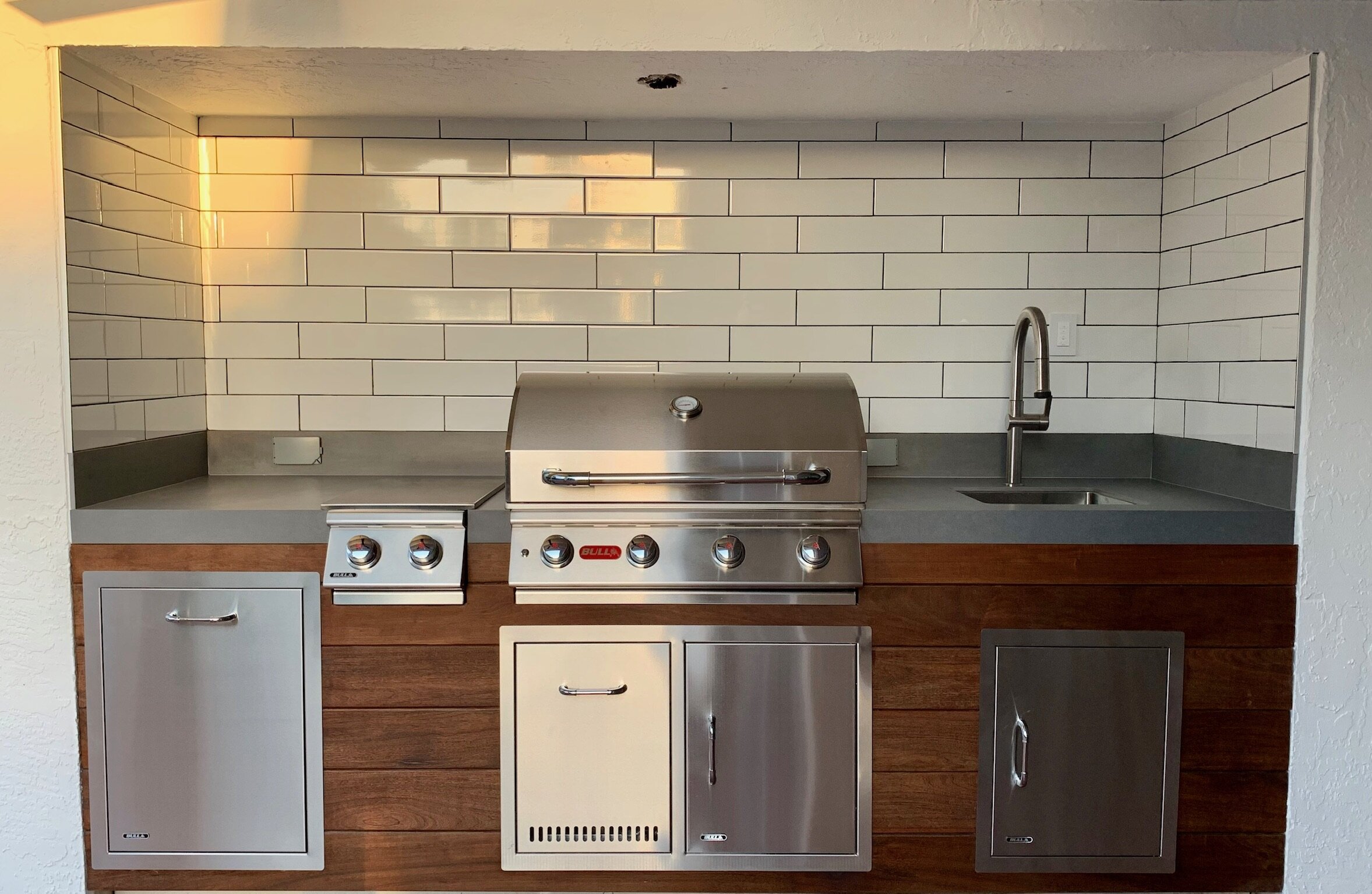 Outdoor kitchen Fascia — Superior Exteriors Custom Outdoor Kitchens Miami