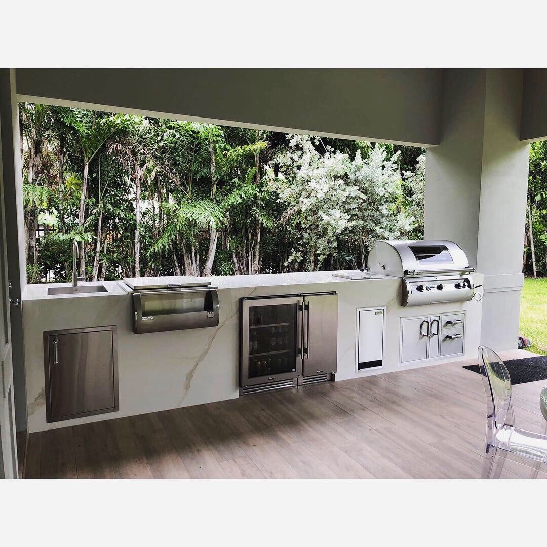 Outdoor kitchen Fascia — Superior Exteriors Custom Outdoor Kitchens Miami