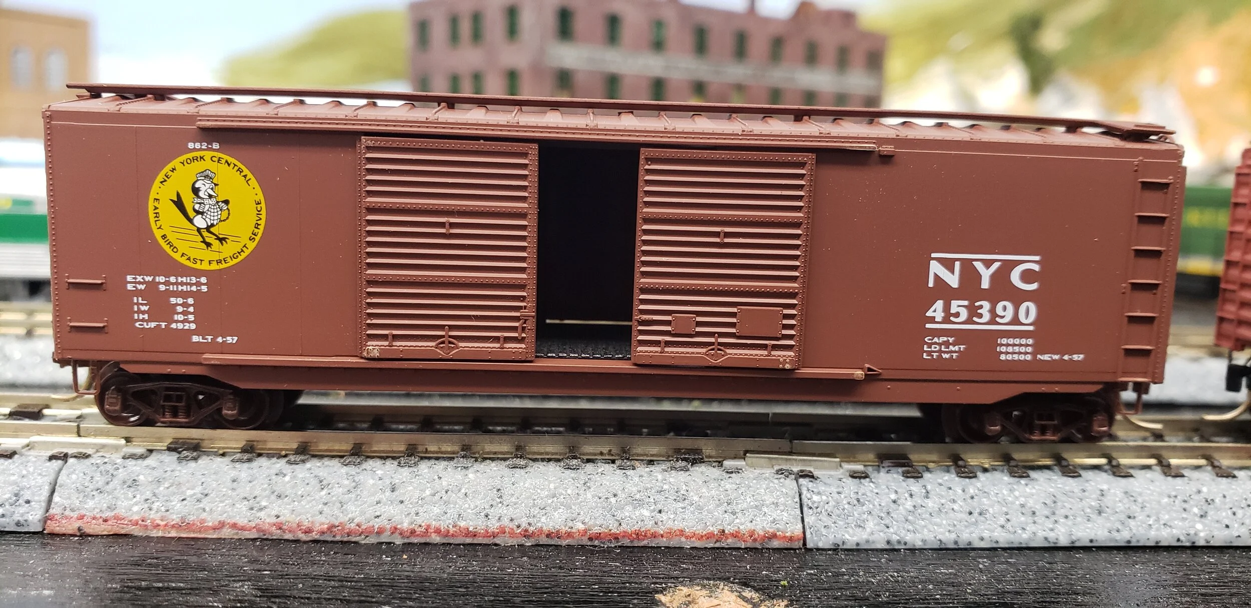 Microtrains 50' Box Cars — Neal's N-Gauging Trains