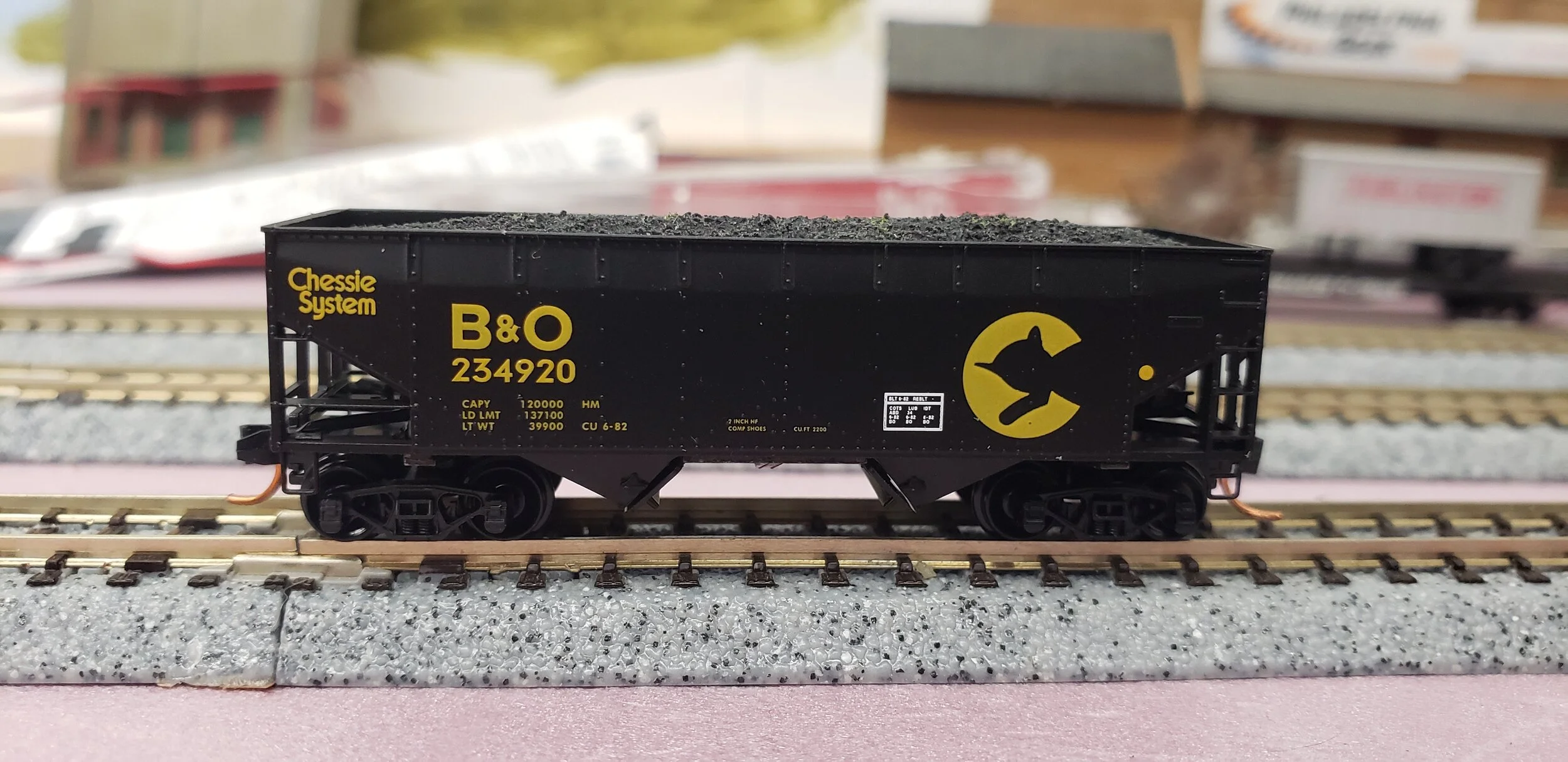 Microtrains 2 Bay Hoppers — Neal's N-Gauging Trains