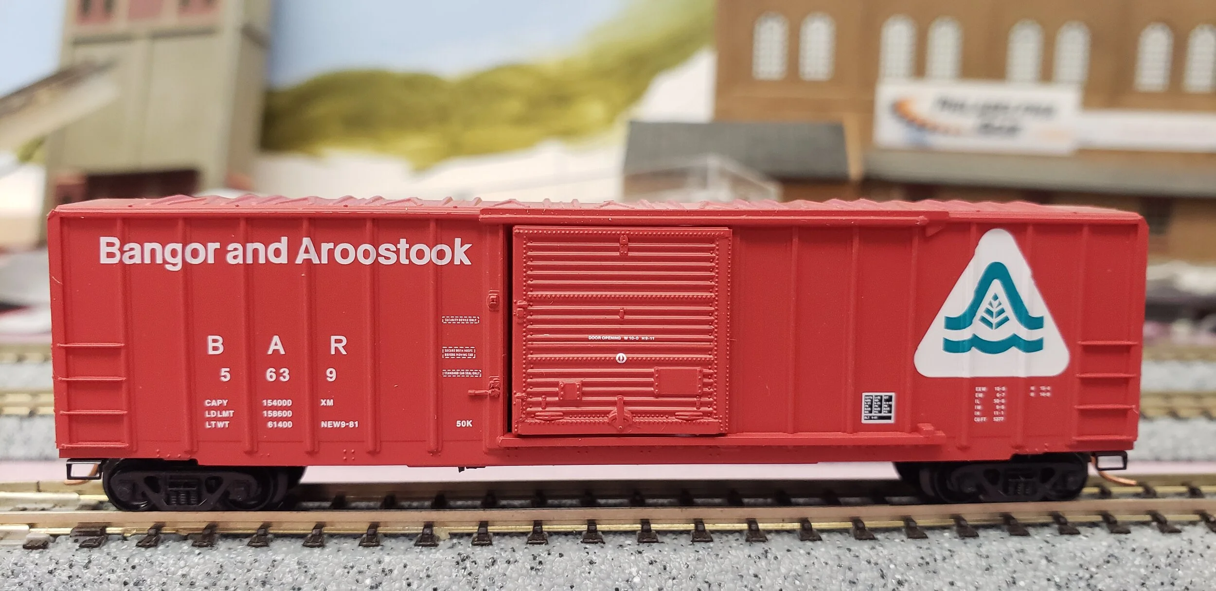 Microtrains 50' Box Cars — Neal's N-Gauging Trains