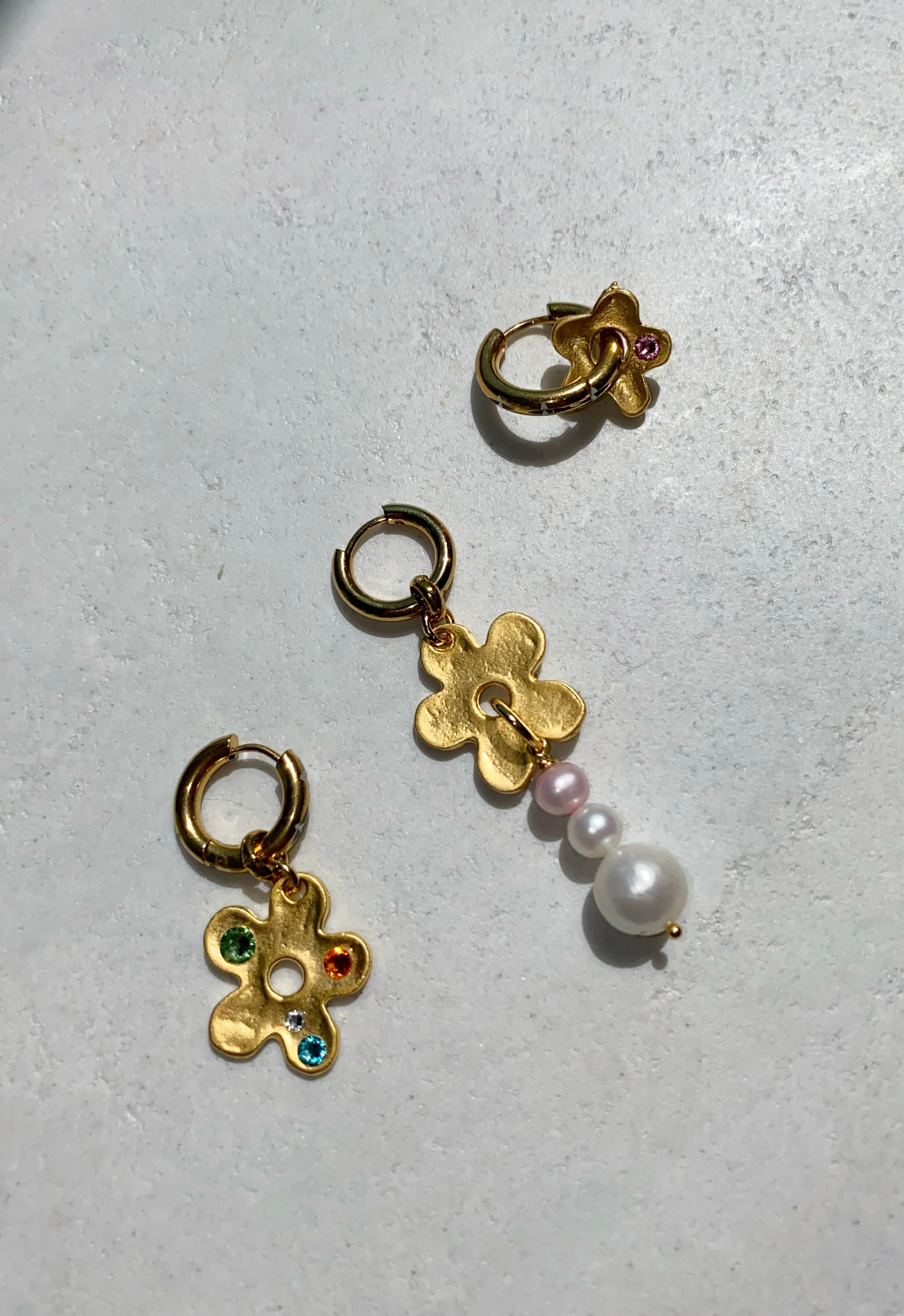EARRINGS — N O T T E