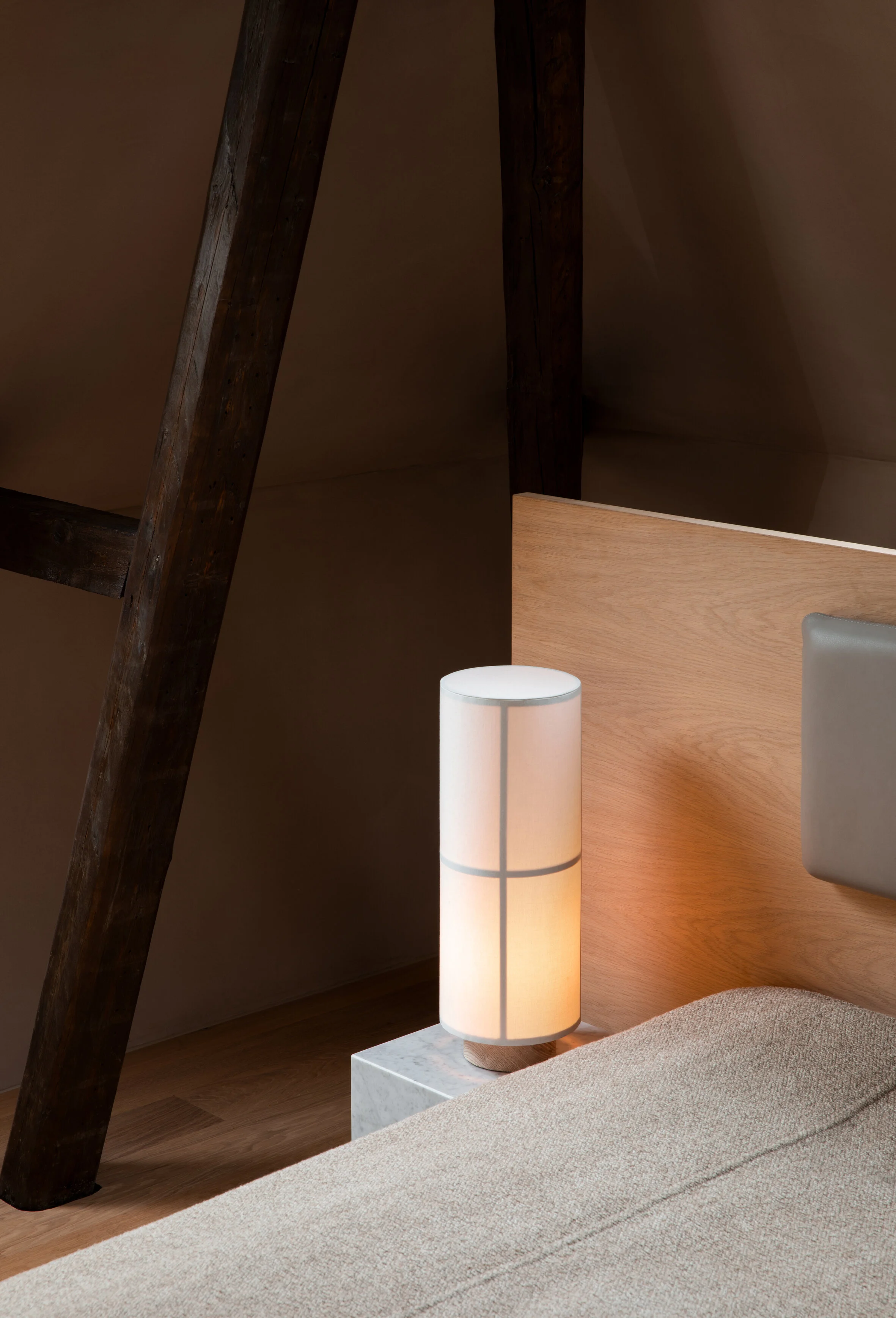 a Nordic take on the traditional Japanese rice paper lantern lamp ...
