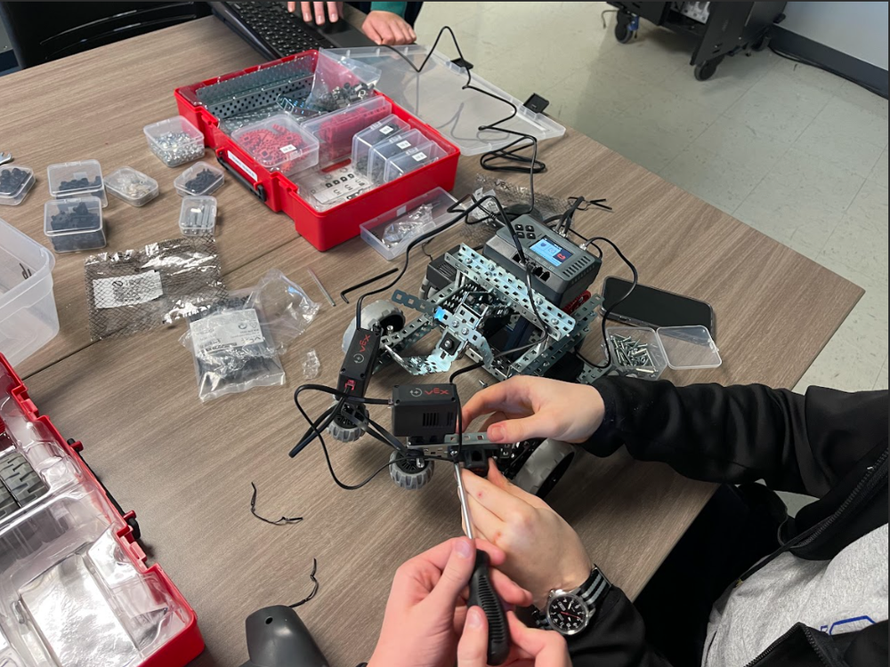 Unlocking Innovation: Olentangy Academy's STEM Students Gear Up for VEX ...