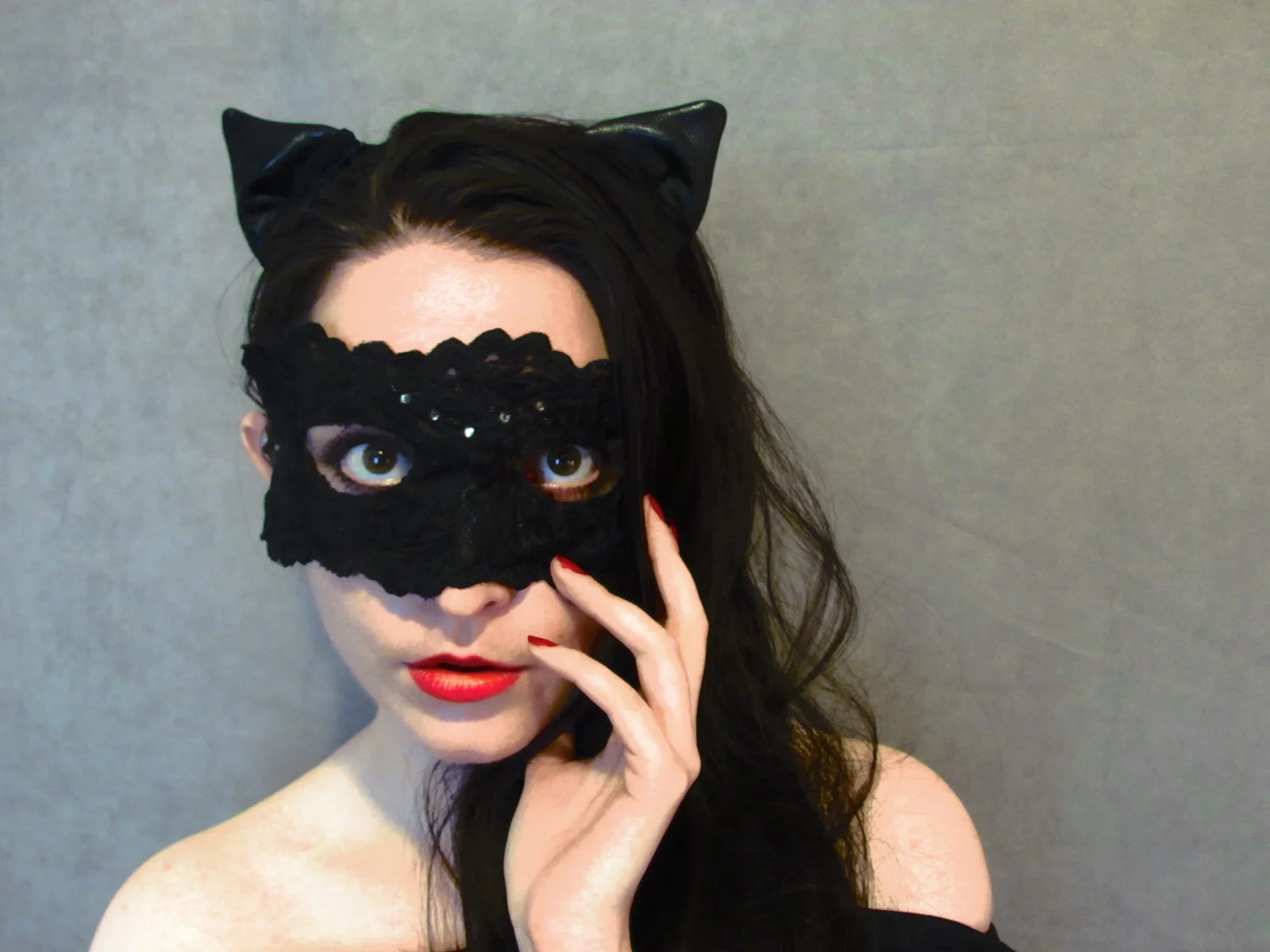 Anne Hathaway Catwoman Lace Mask