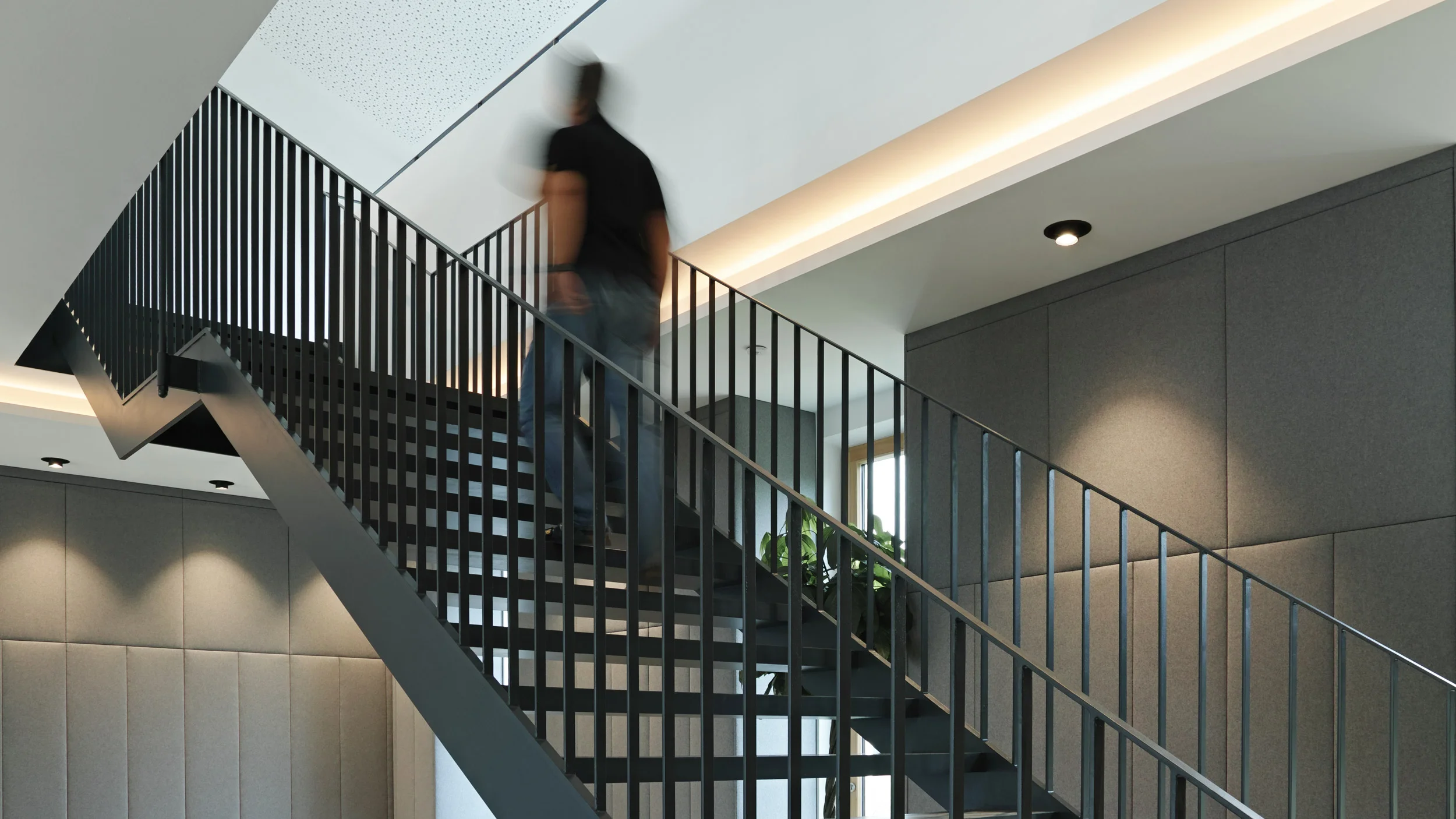 Hartlauer Präzisions Elektronik GmbH