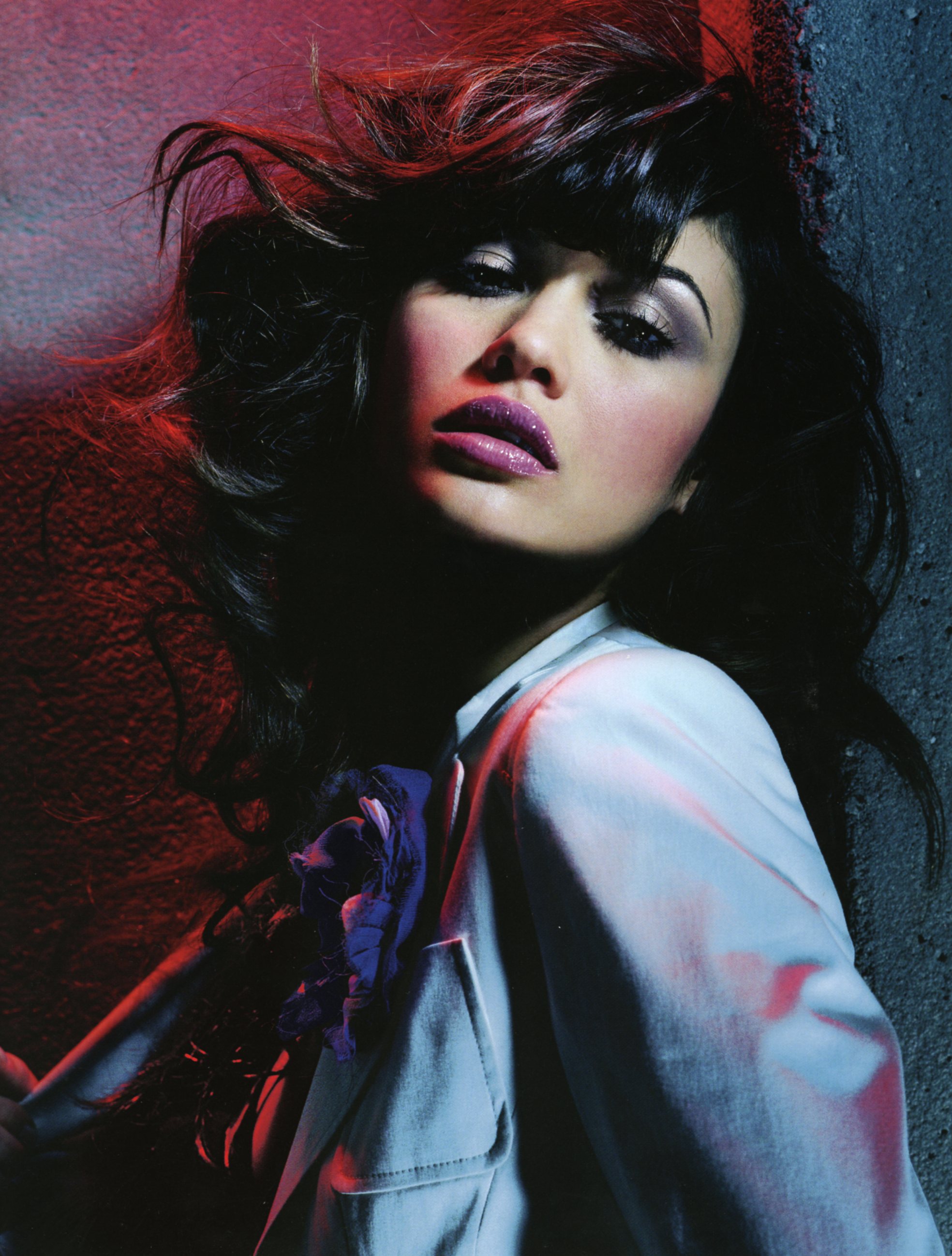 COLLIER STRONG makeup