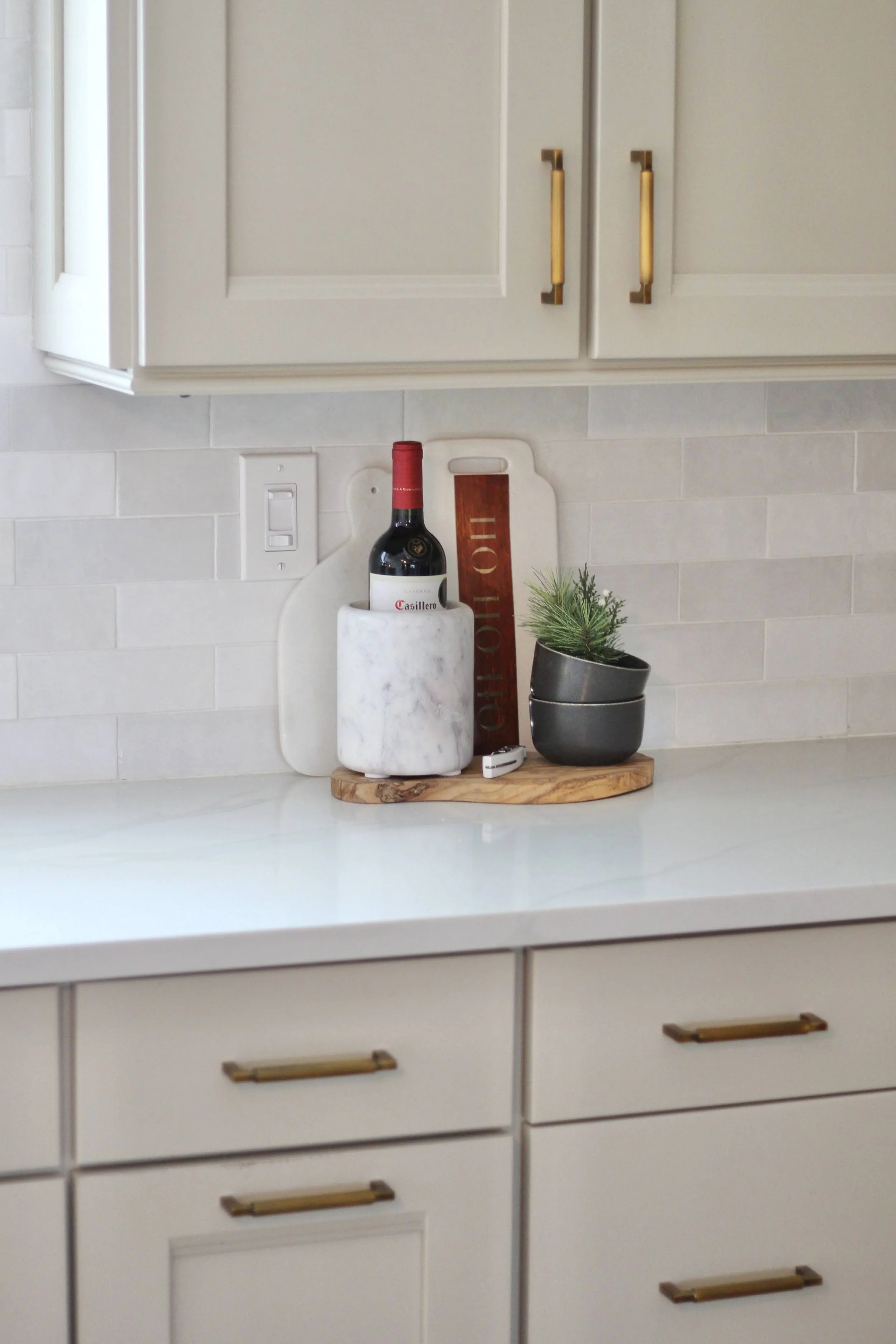 Simple Kitchen Countertop Styling for Christmas — House Full of Summer ...