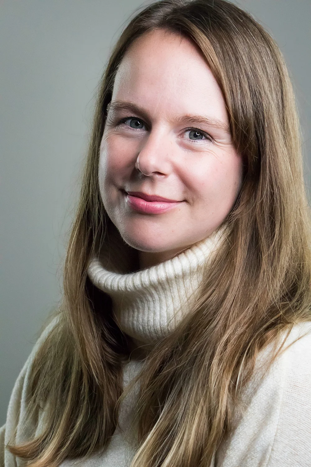 HOLLY GILLANDERS — Actors Co-operative Agency in London - CCM Actors