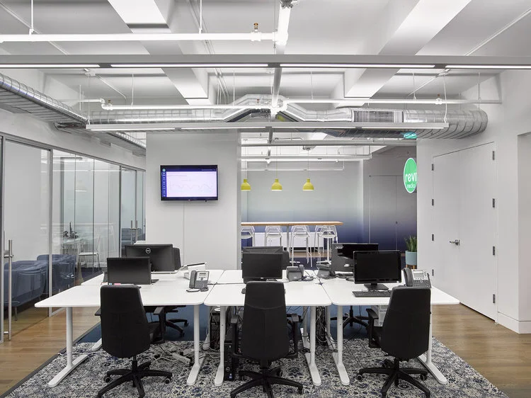 25 Essential Office Design Tips to Boost Productivity and Brand Identity