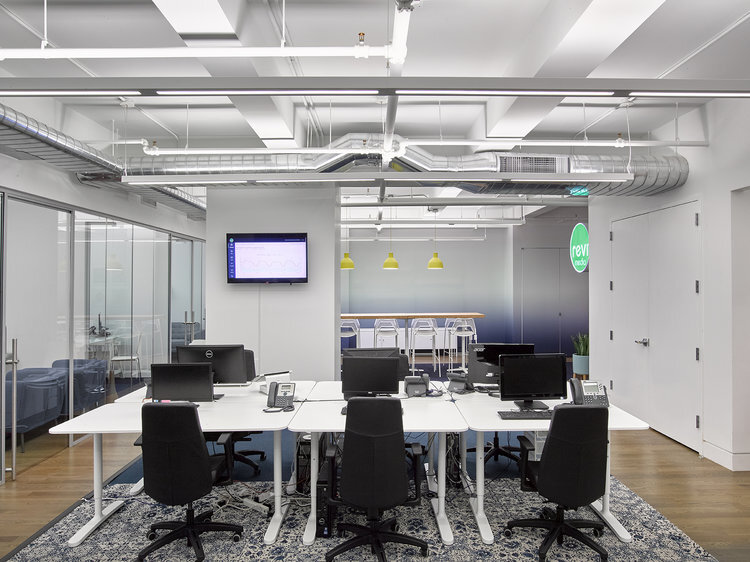 25 Essential Office Design Tips to Boost Productivity and Brand Identity